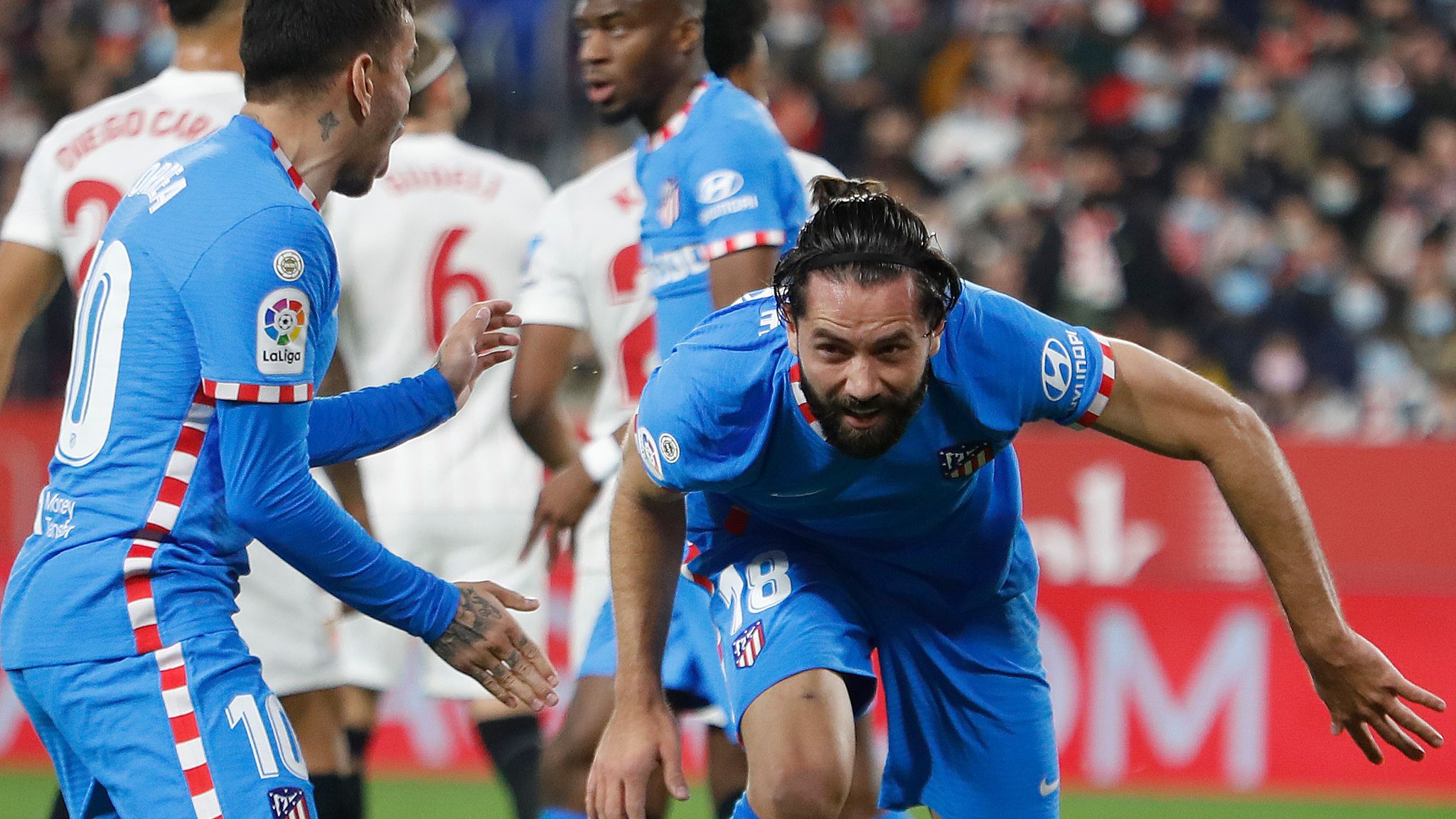 Nico stunner gives Barcelona late win over Elche as Borussia Dortmund ...