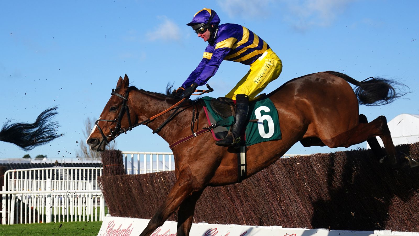 Classic Chase: Tom Scudamore confident over Gericault Roque as father ...