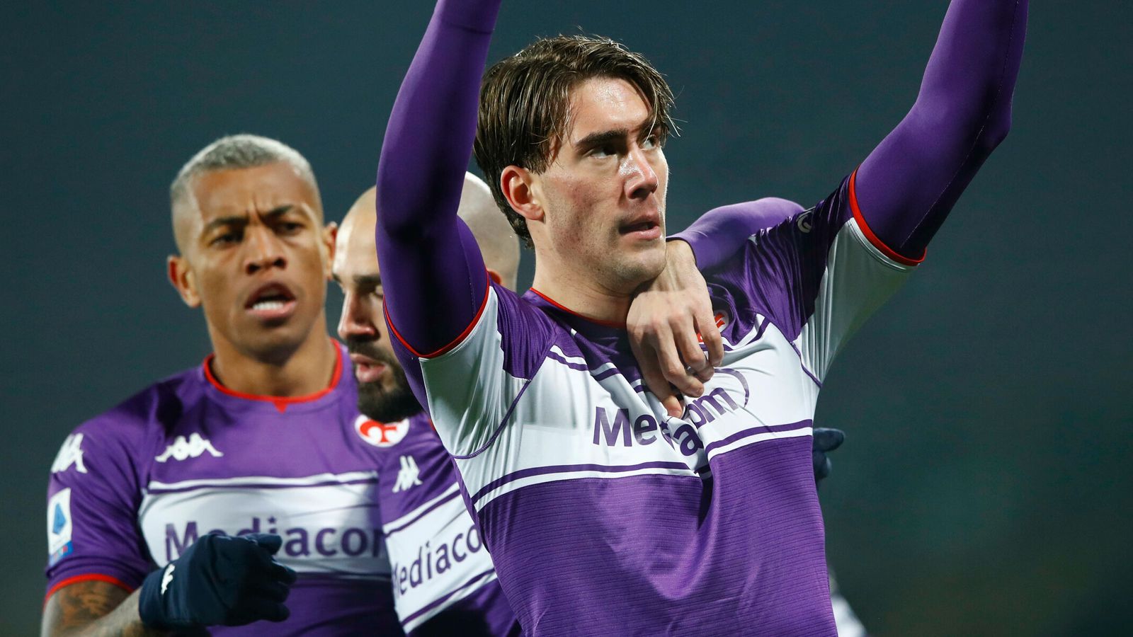 Dusan Vlahovic: Arsenal target prefers to wait until summer before ...