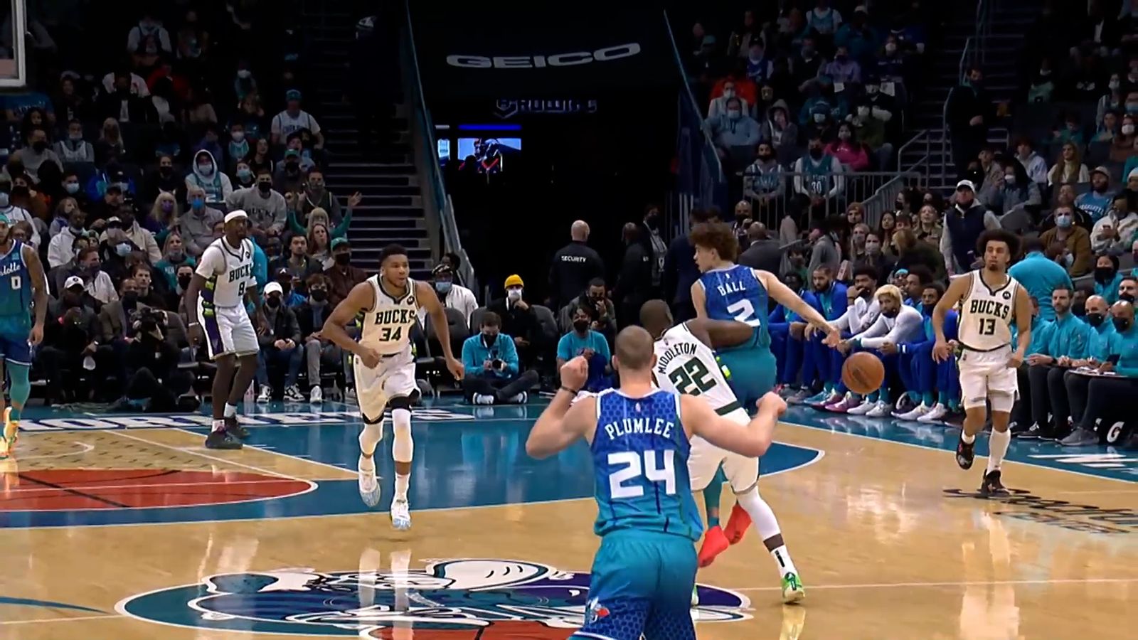 LaMelo Ball's spinning, behind-the-back assist for the bucket | NBA ...