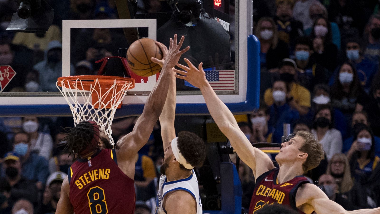 Klay Thompson back in his comfort zone after 941-day Warriors absence ...