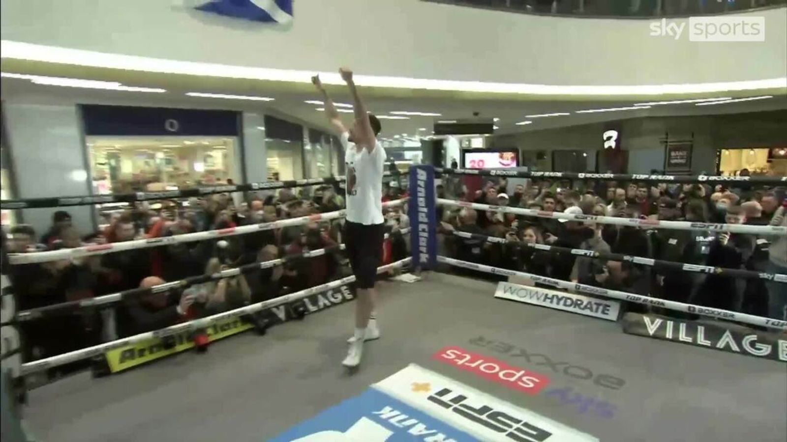 Taylor gets warm Scottish welcome | Boxing News | Sky Sports