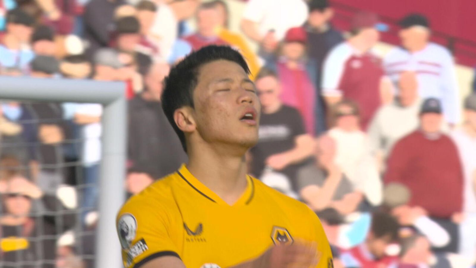Hwang sends Wolves' best chance wide | Football News | Sky Sports