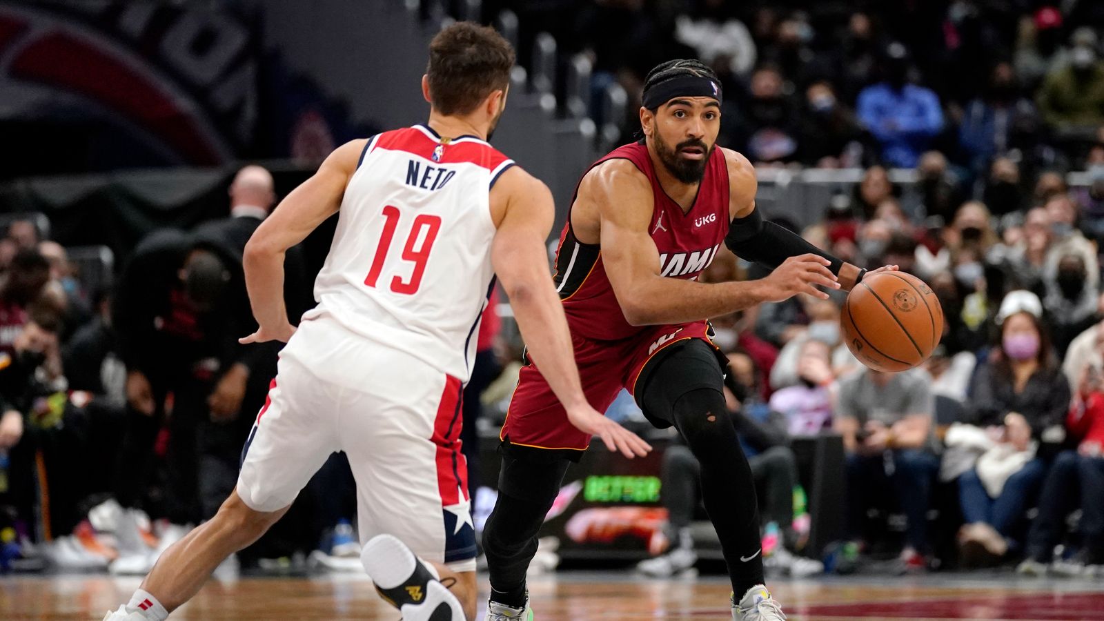 Devin Booker stars as Phoenix Suns hold off late Chicago Bulls fightback; All-Star reserve drops ...