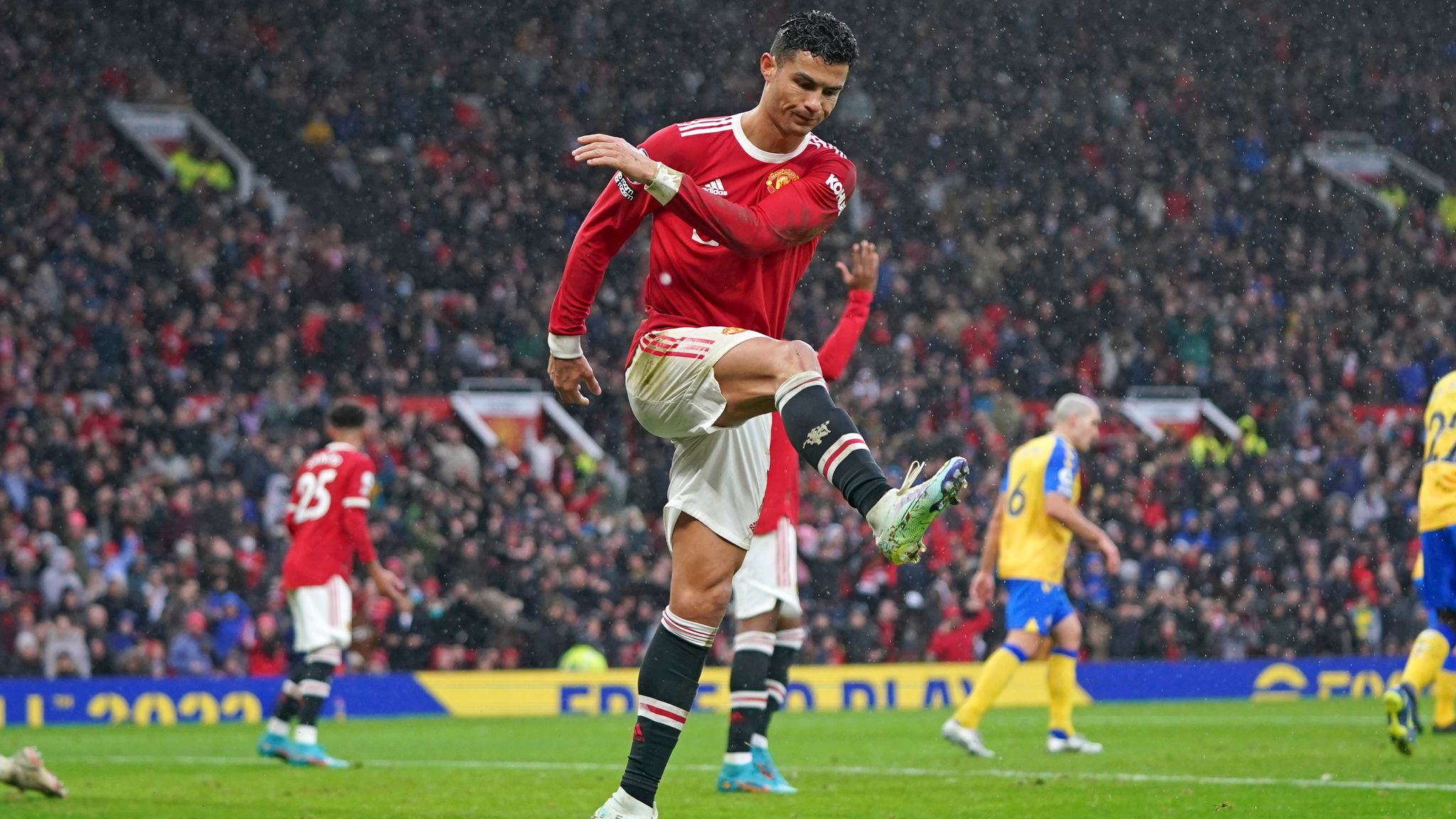Cristiano Ronaldo's scoring drought is one of many problems for Man Utd ...