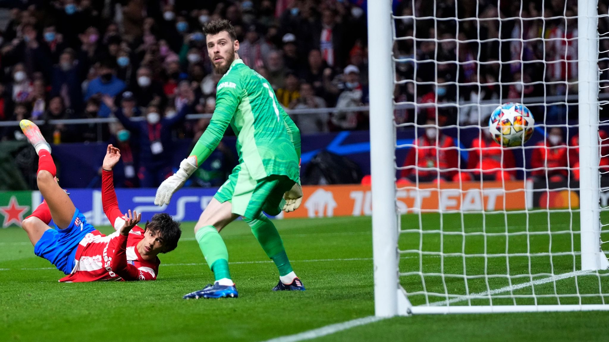 Atletico Madrid 1-1 Man Utd: Anthony Elanga strikes late to leave ...