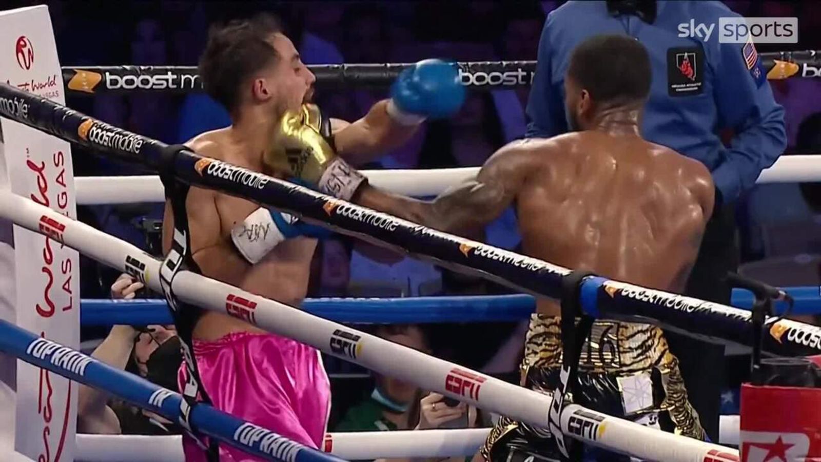 Tiger Johnson drops Chaves twice in TKO win | Boxing News | Sky Sports
