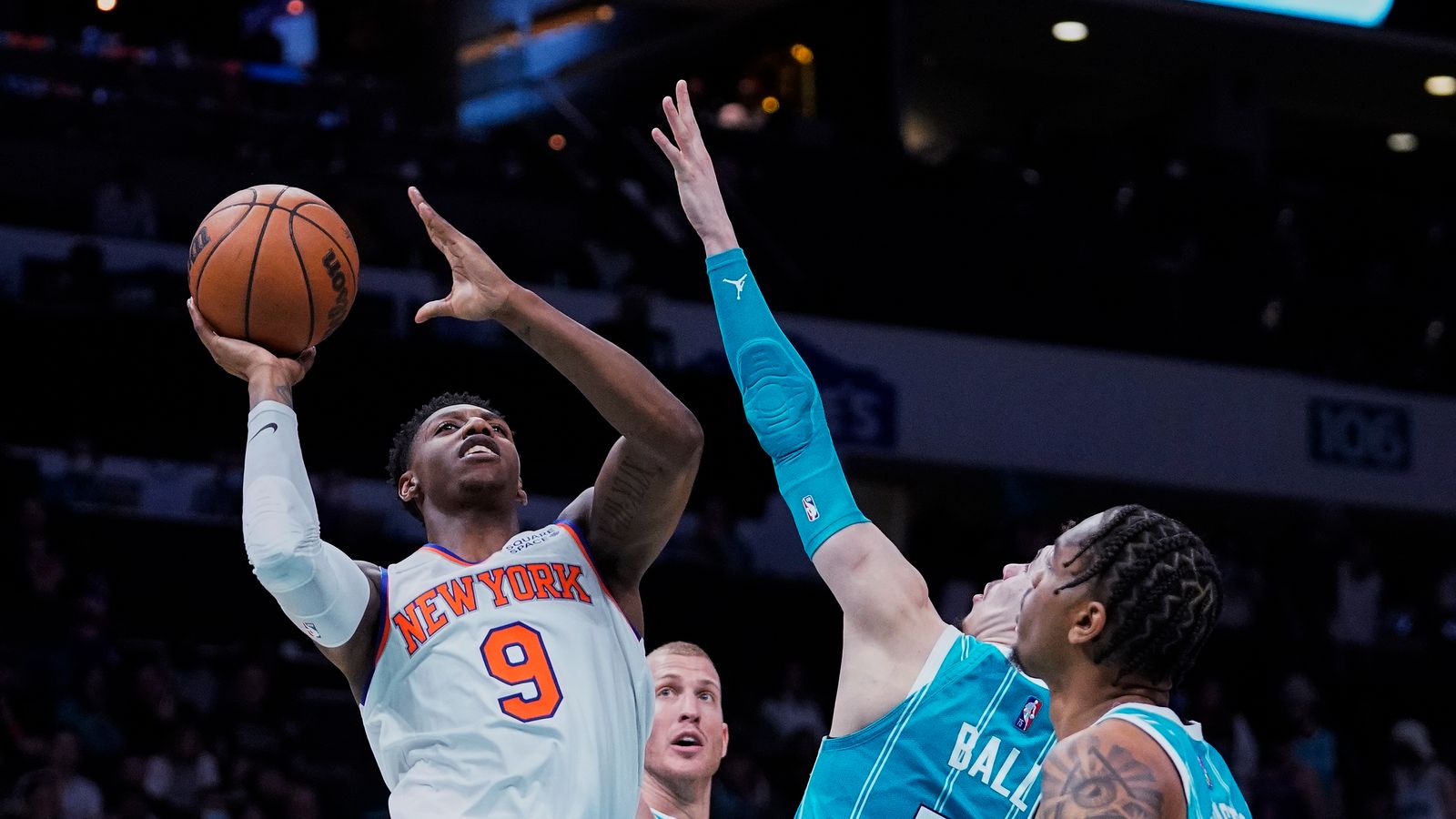 NBA Wk23: New York Knicks 121-106 Charlotte Hornets | NBA News | Sky Sports