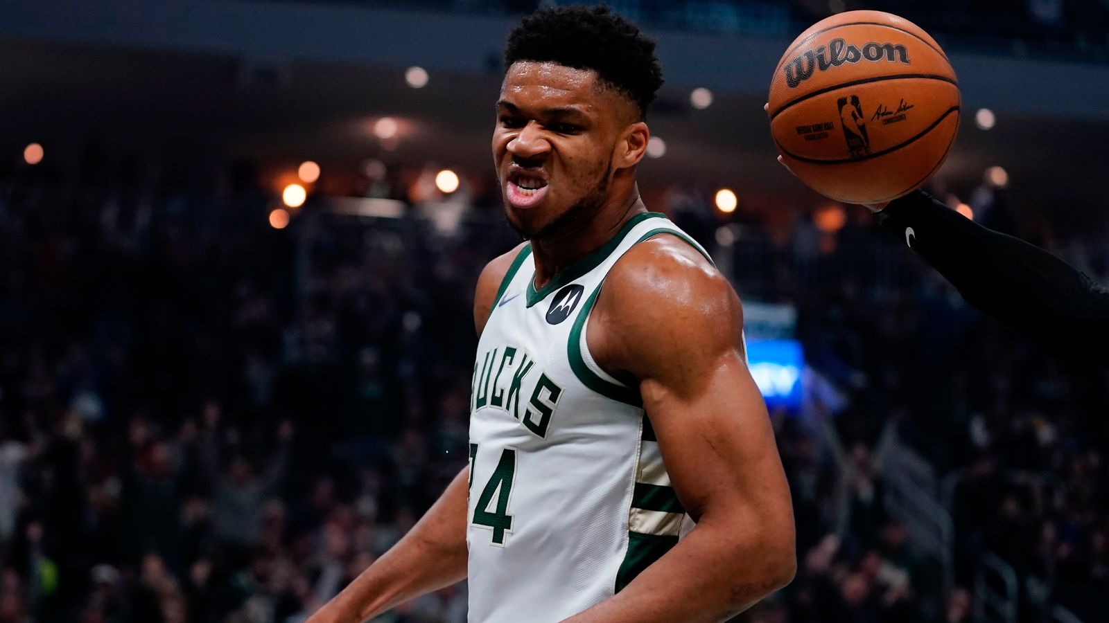 BJ Armstrong: Milwaukee Bucks clear favourites to beat Golden State ...