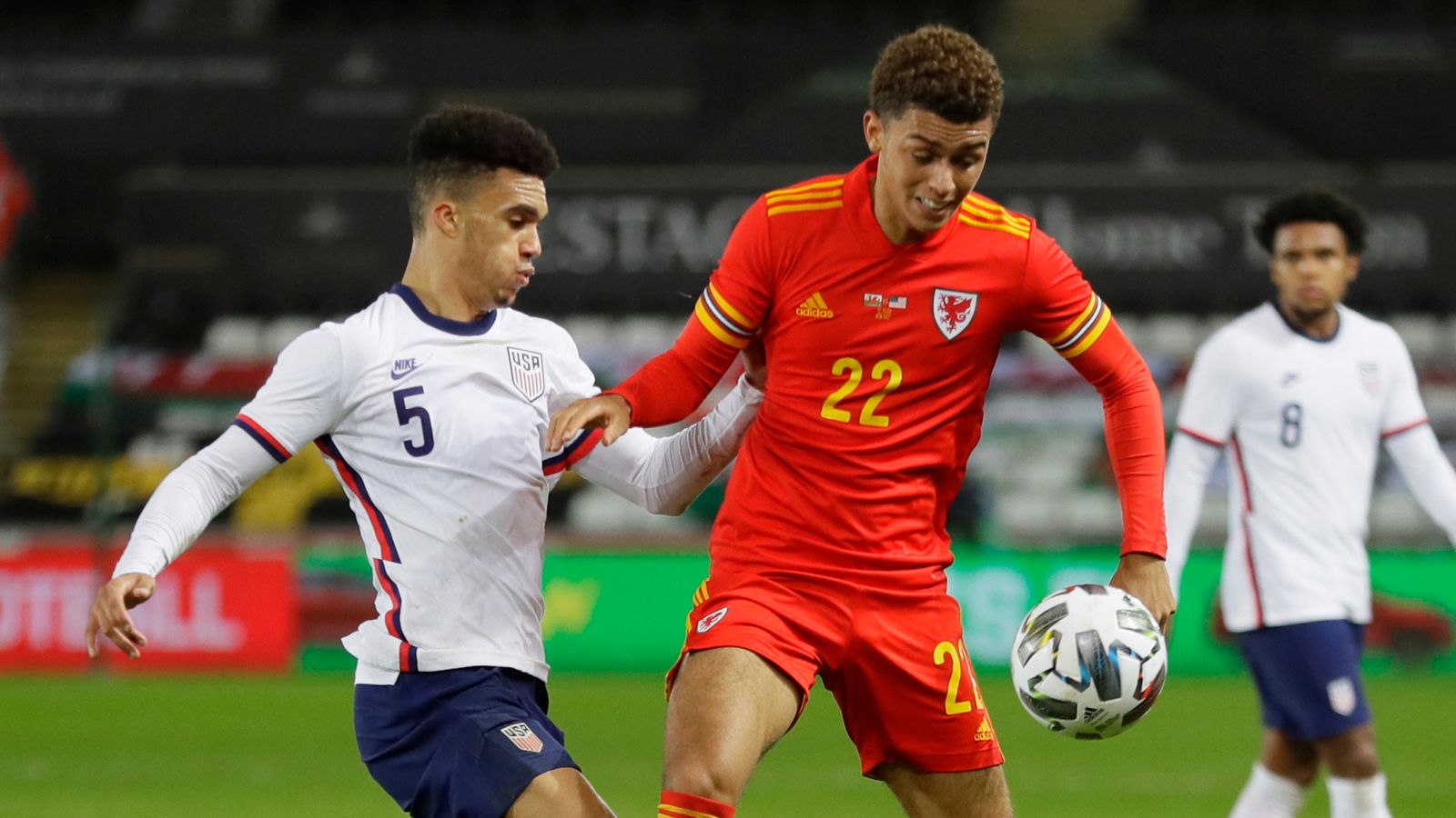 Brennan Johnson: How Nottingham Forest winger is Wales' next big hope ...