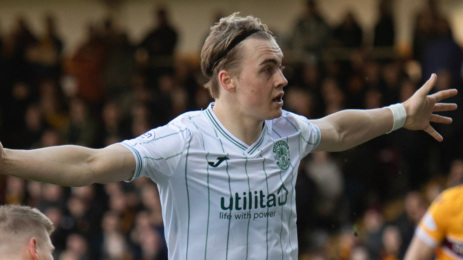 Motherwell 1-2 Hibernian: Bevis Mugabi sent off as Hibs reach Scottish ...