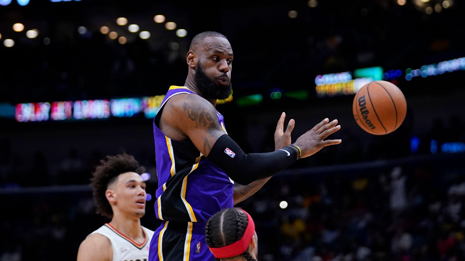 LeBron James wows against New Orleans Pelicans despite Los Angeles ...