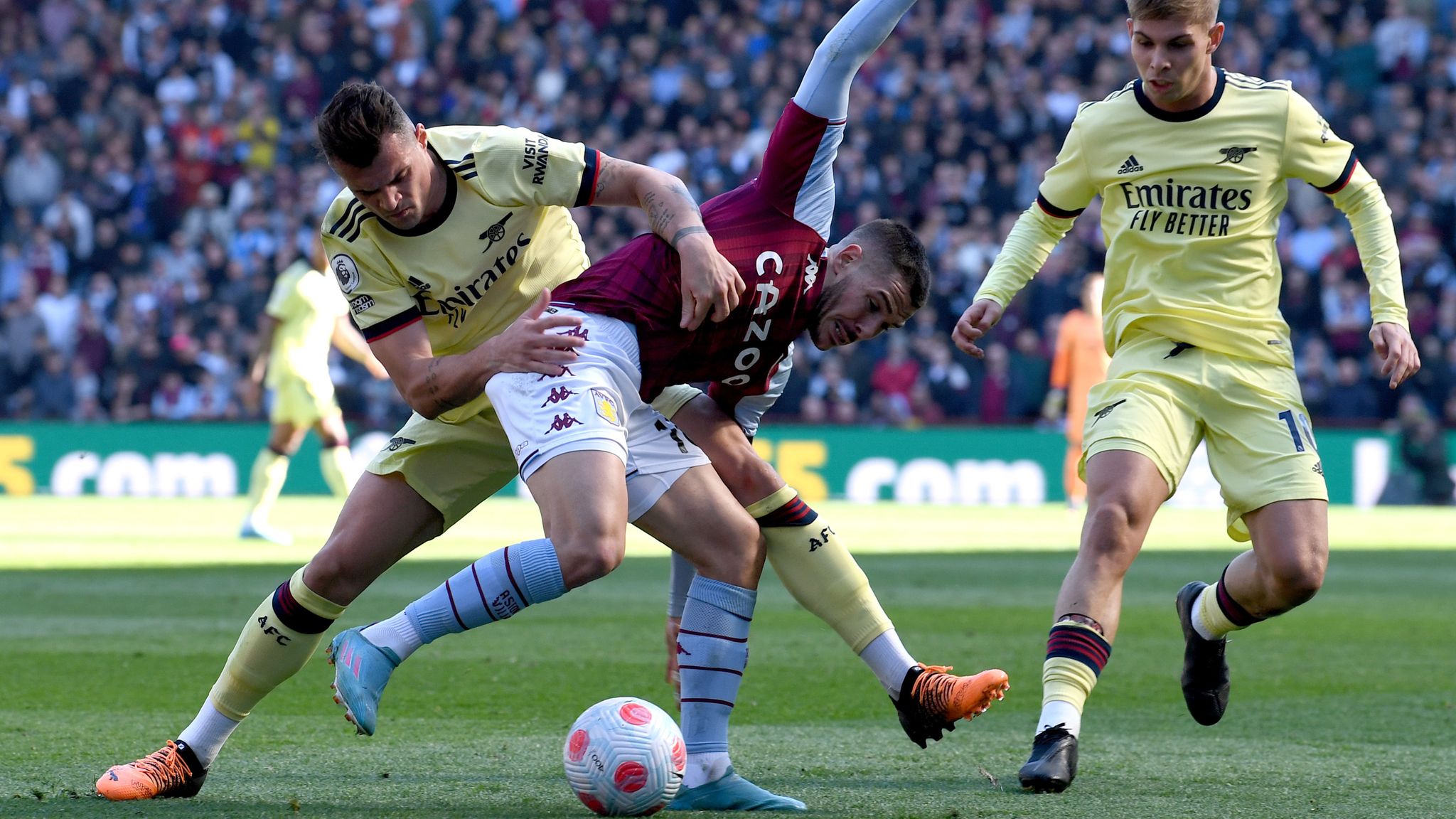 Granit Xhaka's yellow card against Aston Villa angered Arsenal fans but ...
