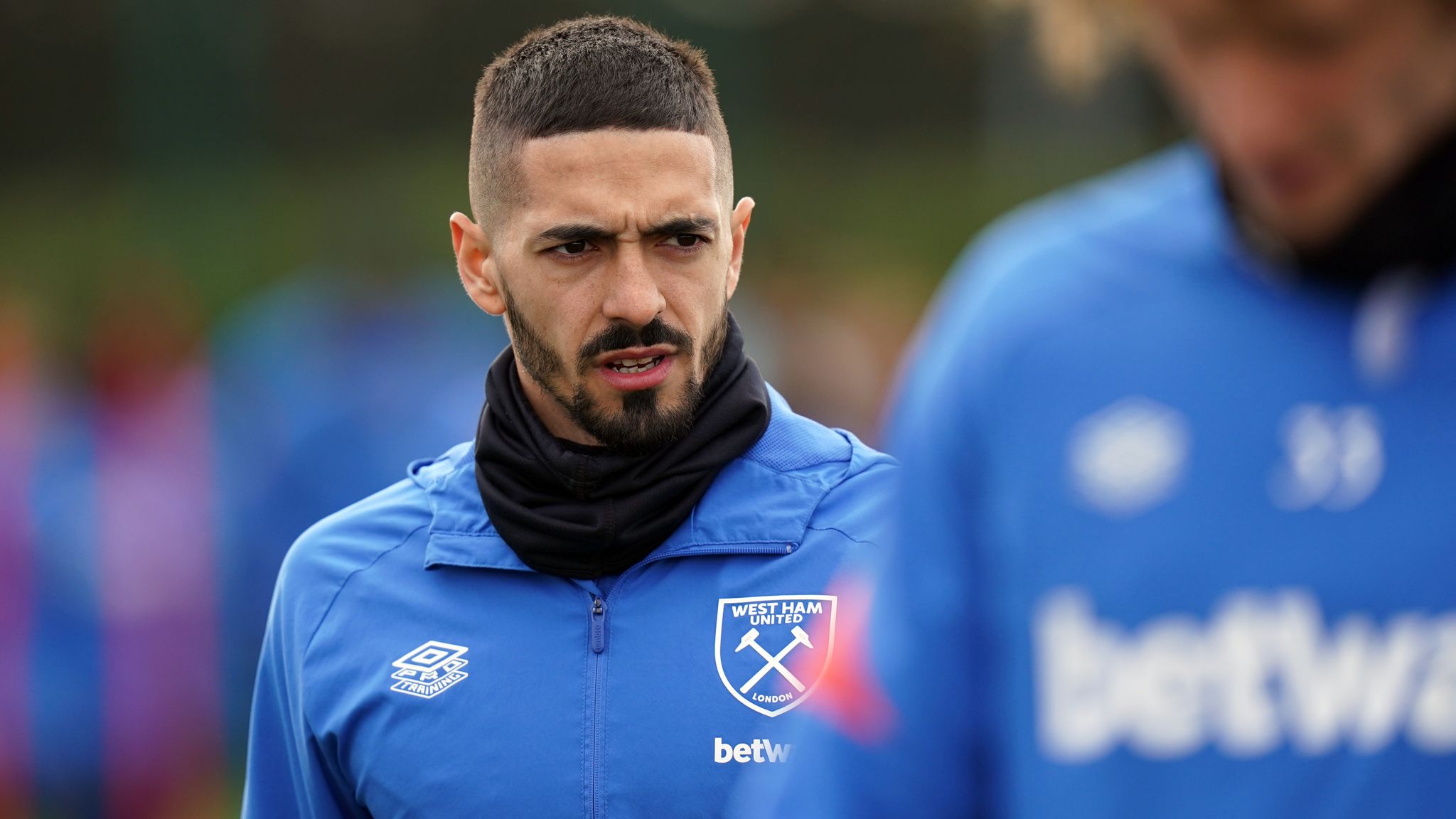 Manuel Lanzini: West Ham midfielder unhurt in car crash on way to ...