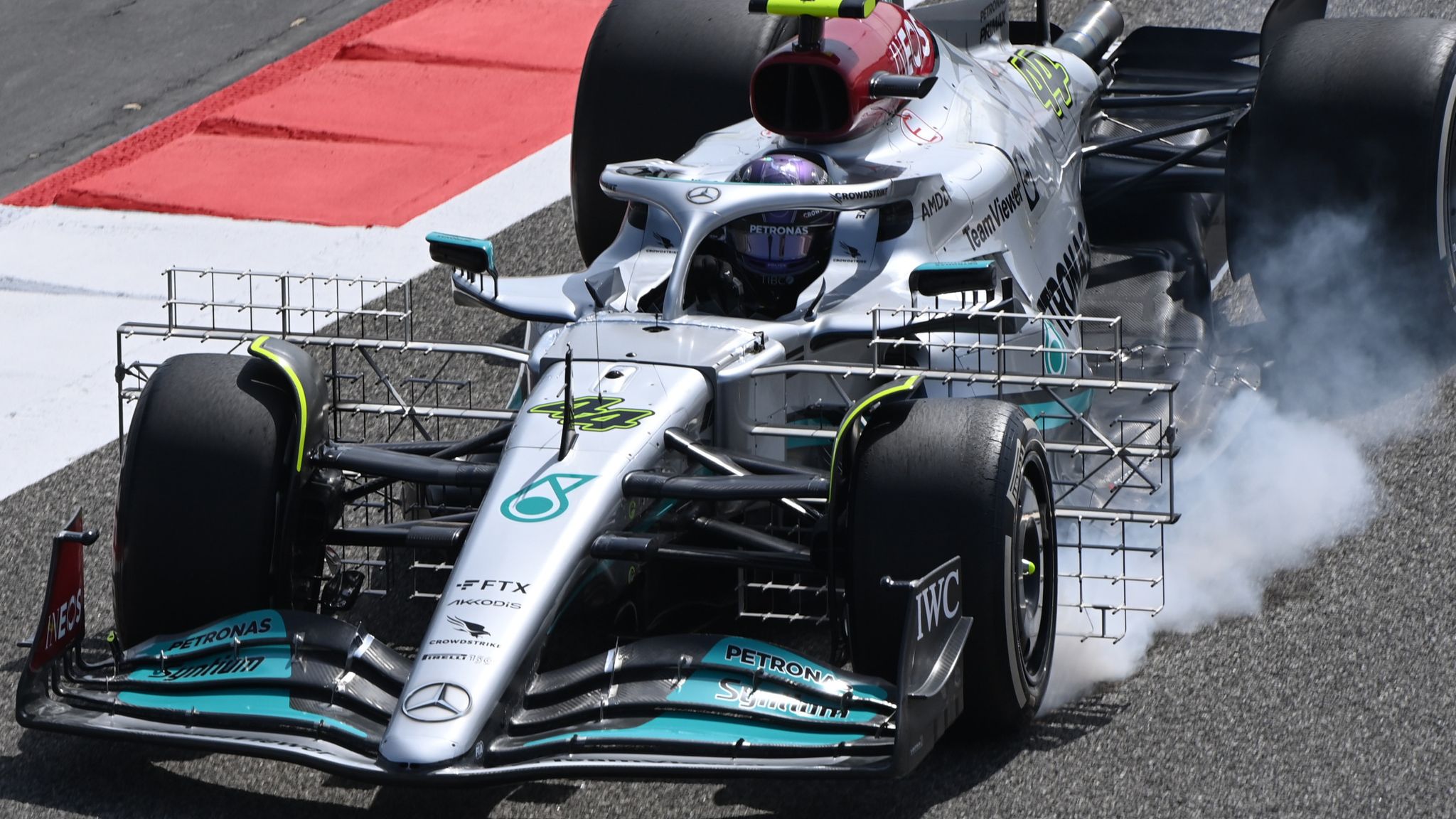 F1 Testing: Mercedes attract attention in Bahrain with radical 'no ...