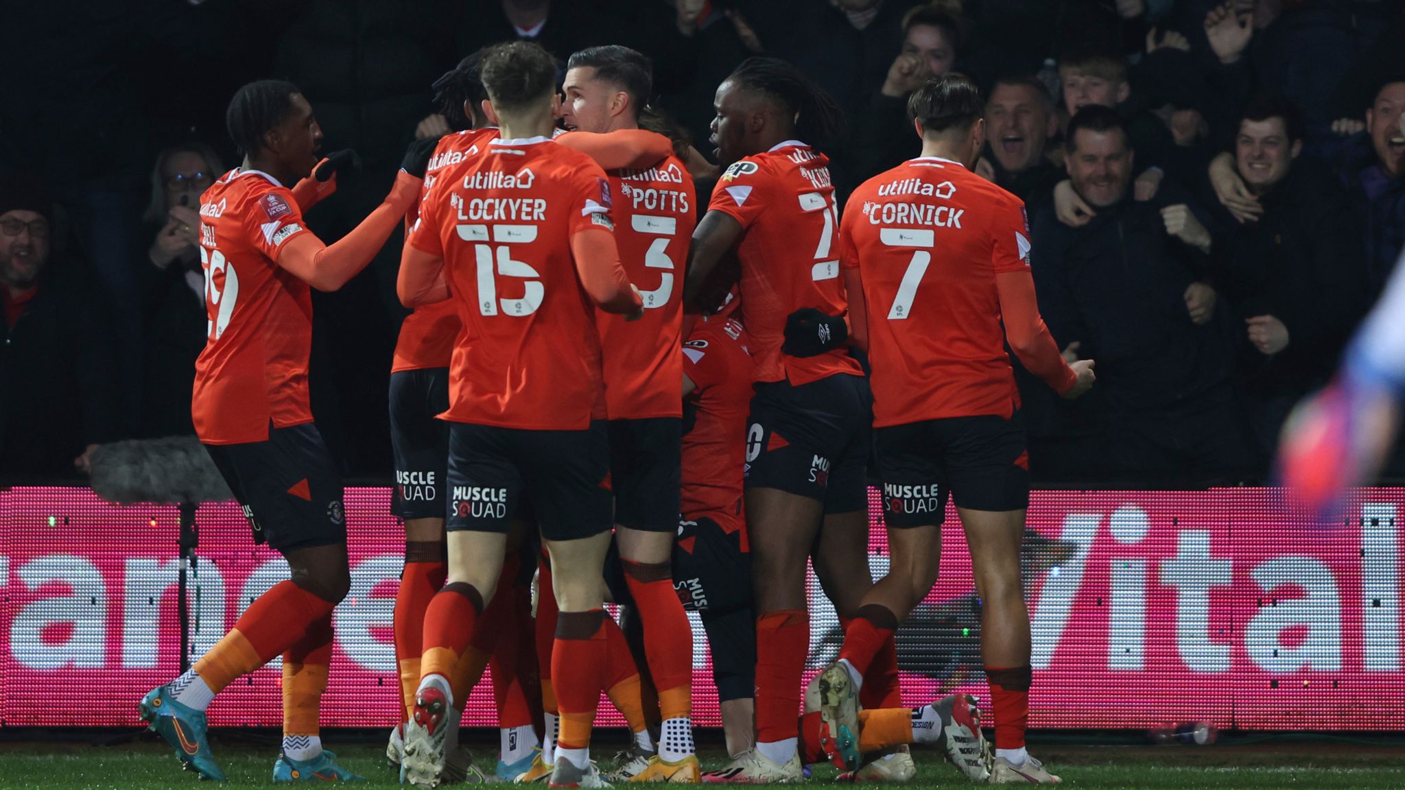 Luton 2 - 3 Chelsea - Match Report & Highlights