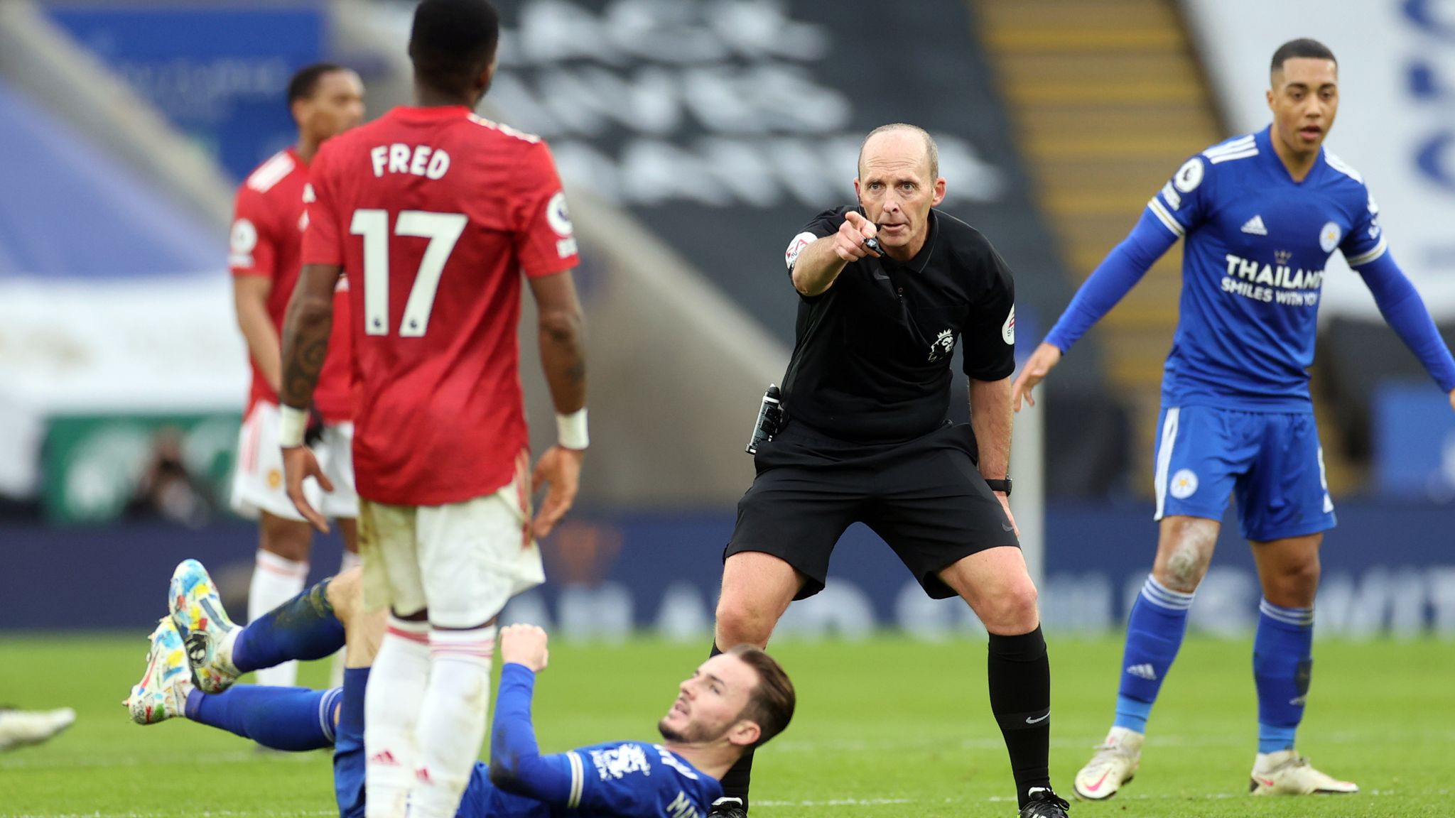 Mike Dean: Premier League referee to retire at end of season but likely ...