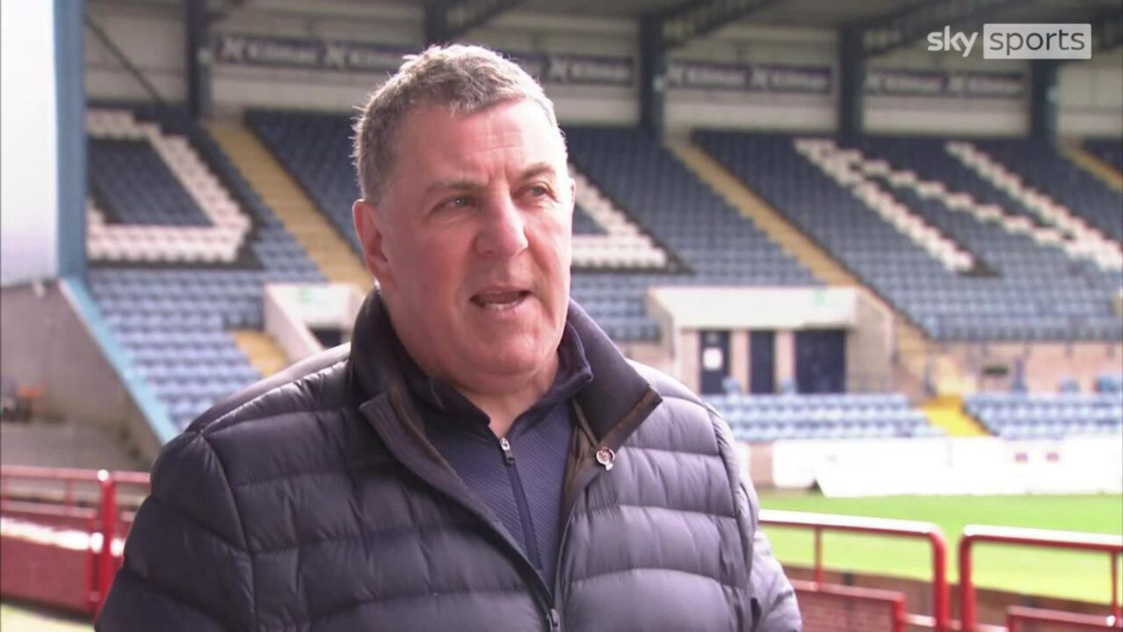Mark McGhee: Dundee players must remain positive to avoid relegation ...