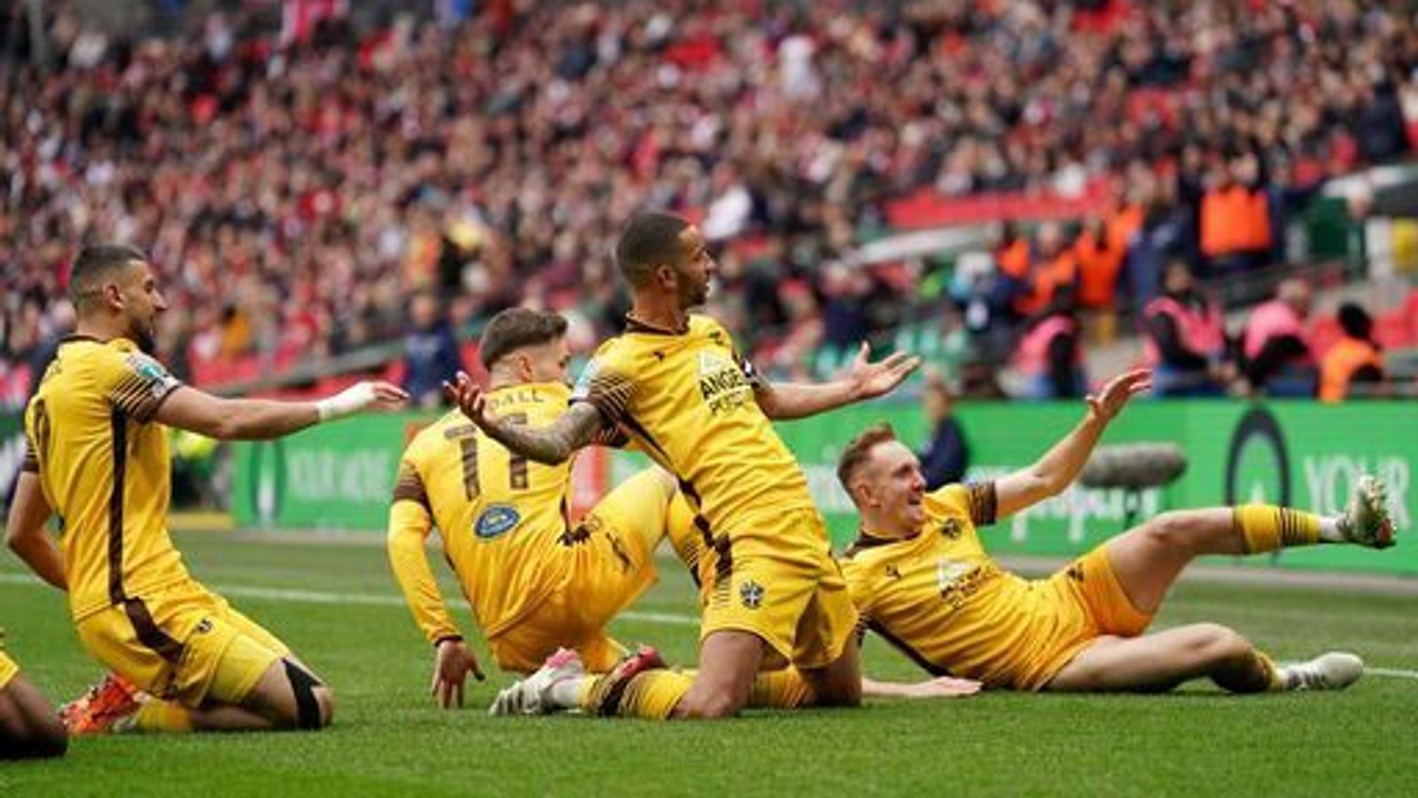 Rotherham 4-2 Sutton AET: Paul Warne's Millers win 2021/22 Papa John's ...