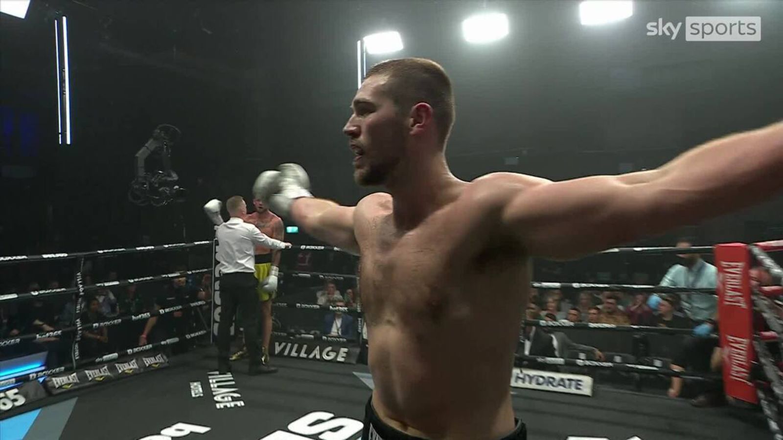 Ellis Zorro defeats Ricky Reeves in final of Boxxer Series ...