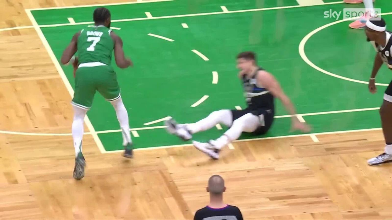 Jaylen Brown sits Grayson Allen down with wicked crossover! | NBA News ...