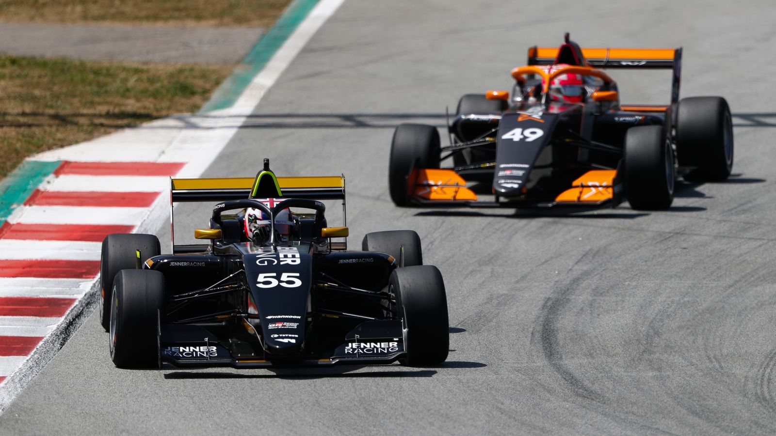 W Series: Jamie Chadwick holds on to win in Spain and continue perfect ...