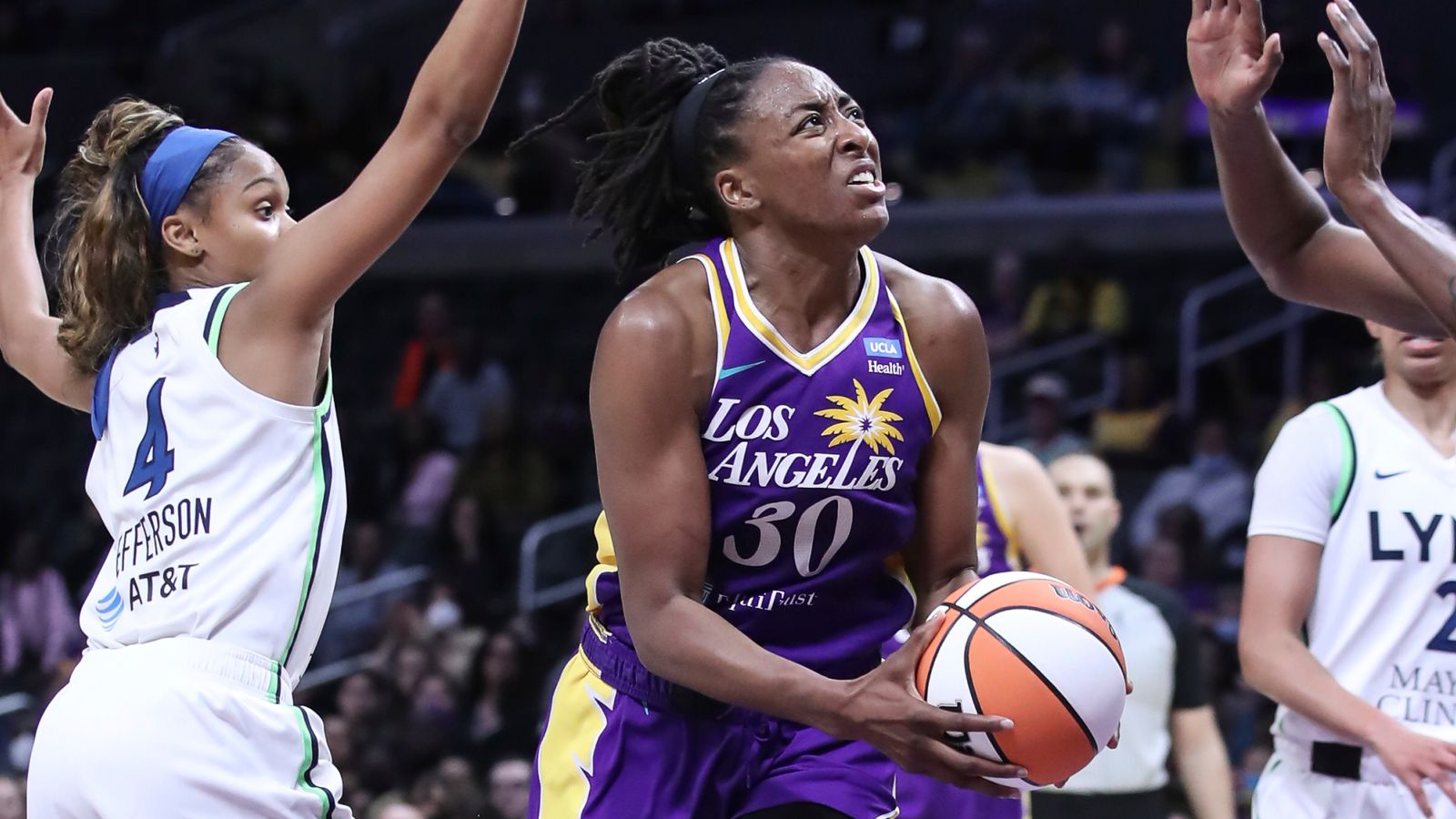 WNBA: Los Angeles Sparks' Nneka Ogwumike clinches late win over ...