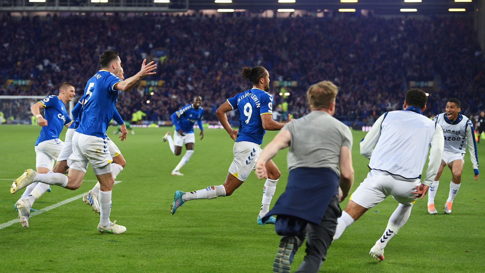 Everton 3-2 Crystal Palace: Dominic Calvert-Lewin header seals famous ...