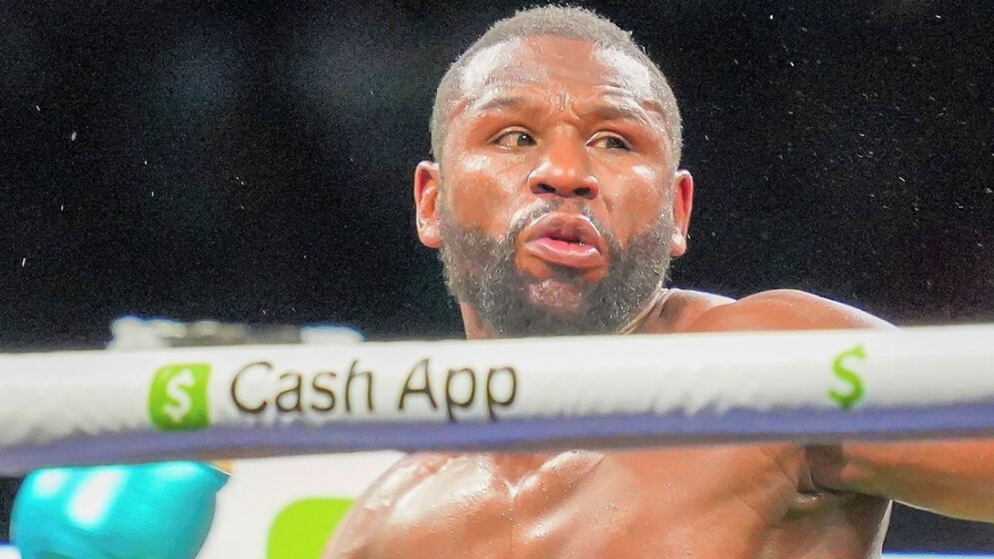 Floyd Mayweather's exhibition with Youtuber Deji ends by stoppage ...