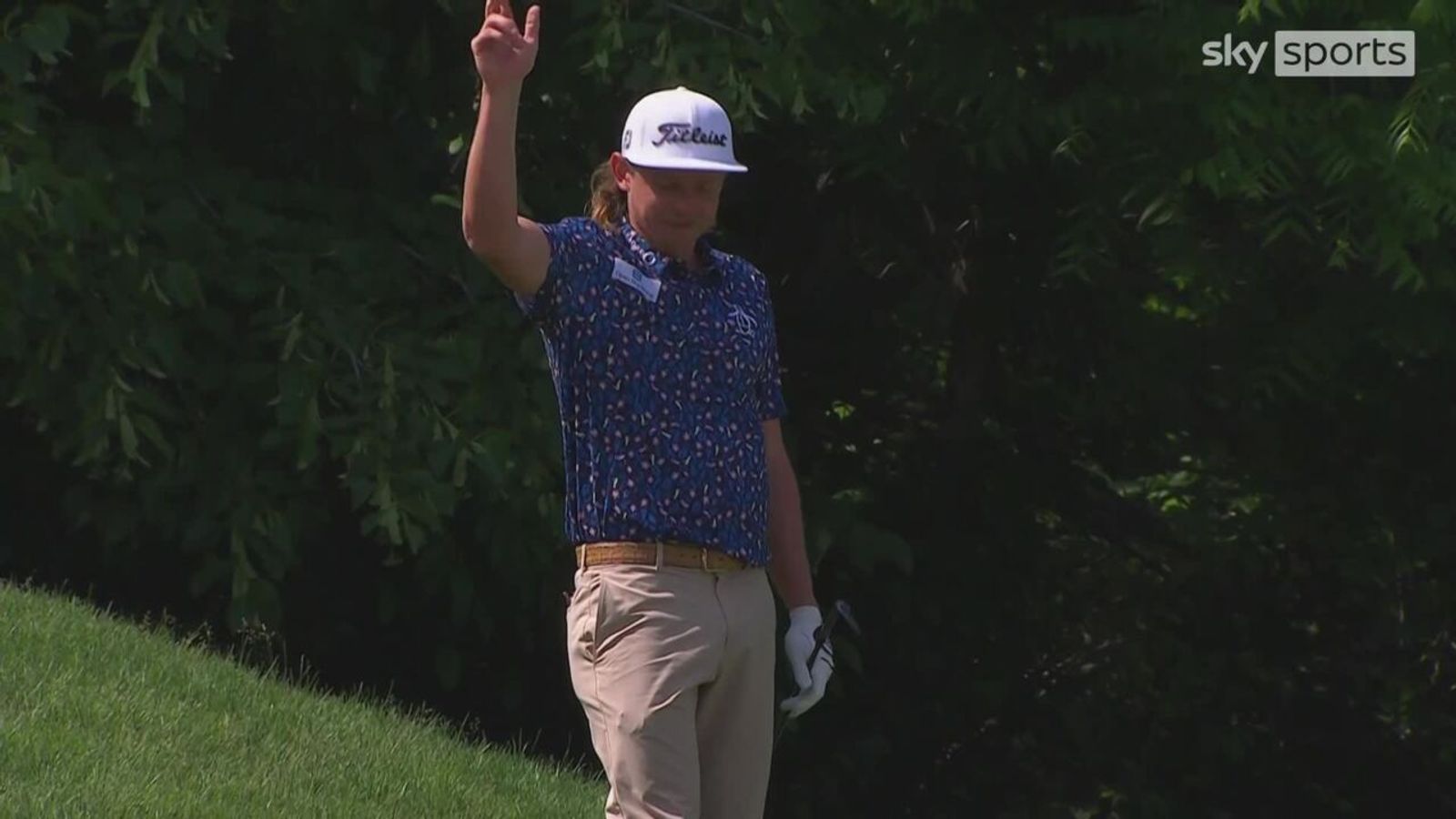 'That is ridiculous!' - Cameron Smith with an amazing trick-shot chip ...