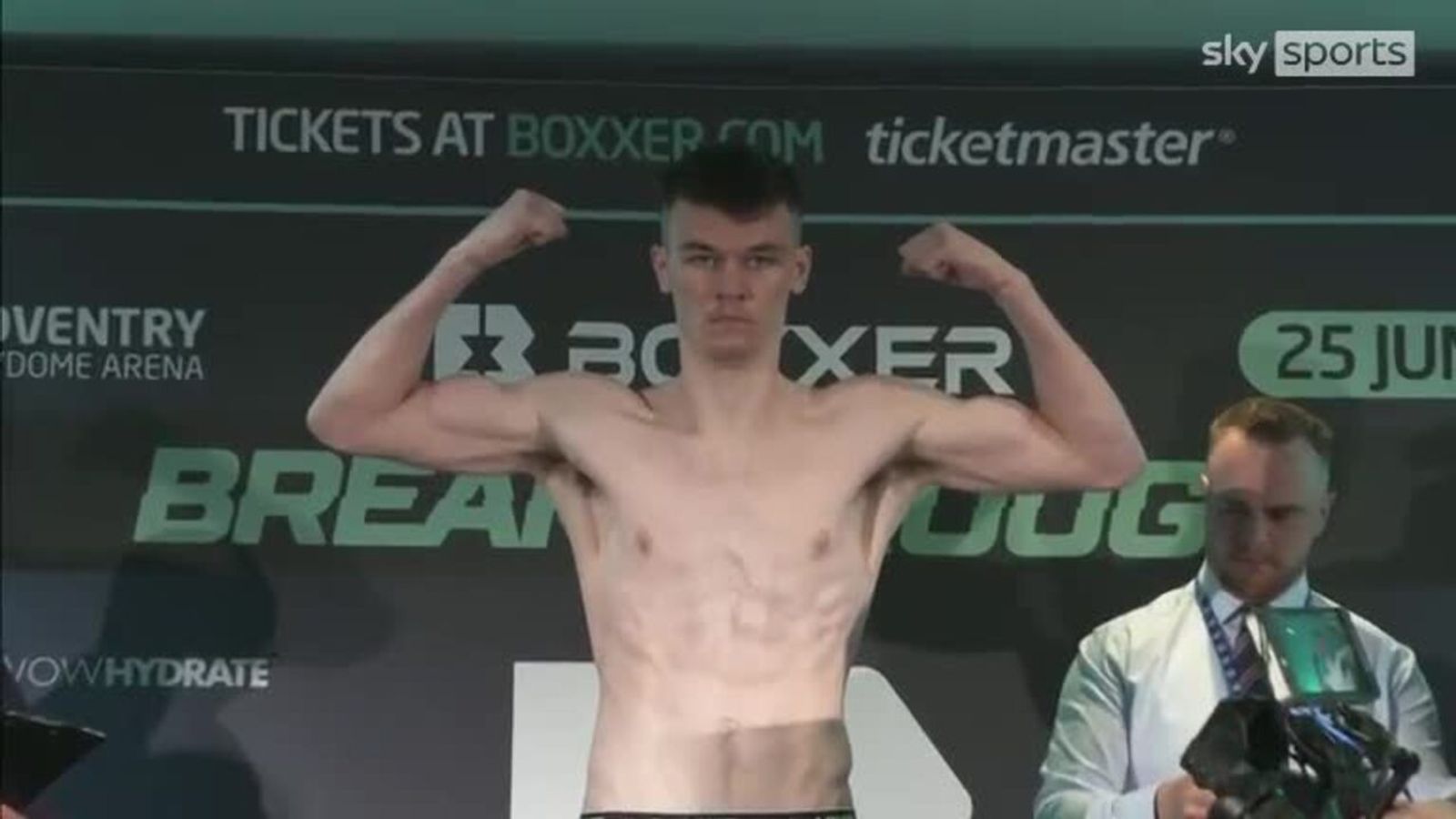 Aaron McKenna and David Benitez share feisty face off! | Boxing News ...