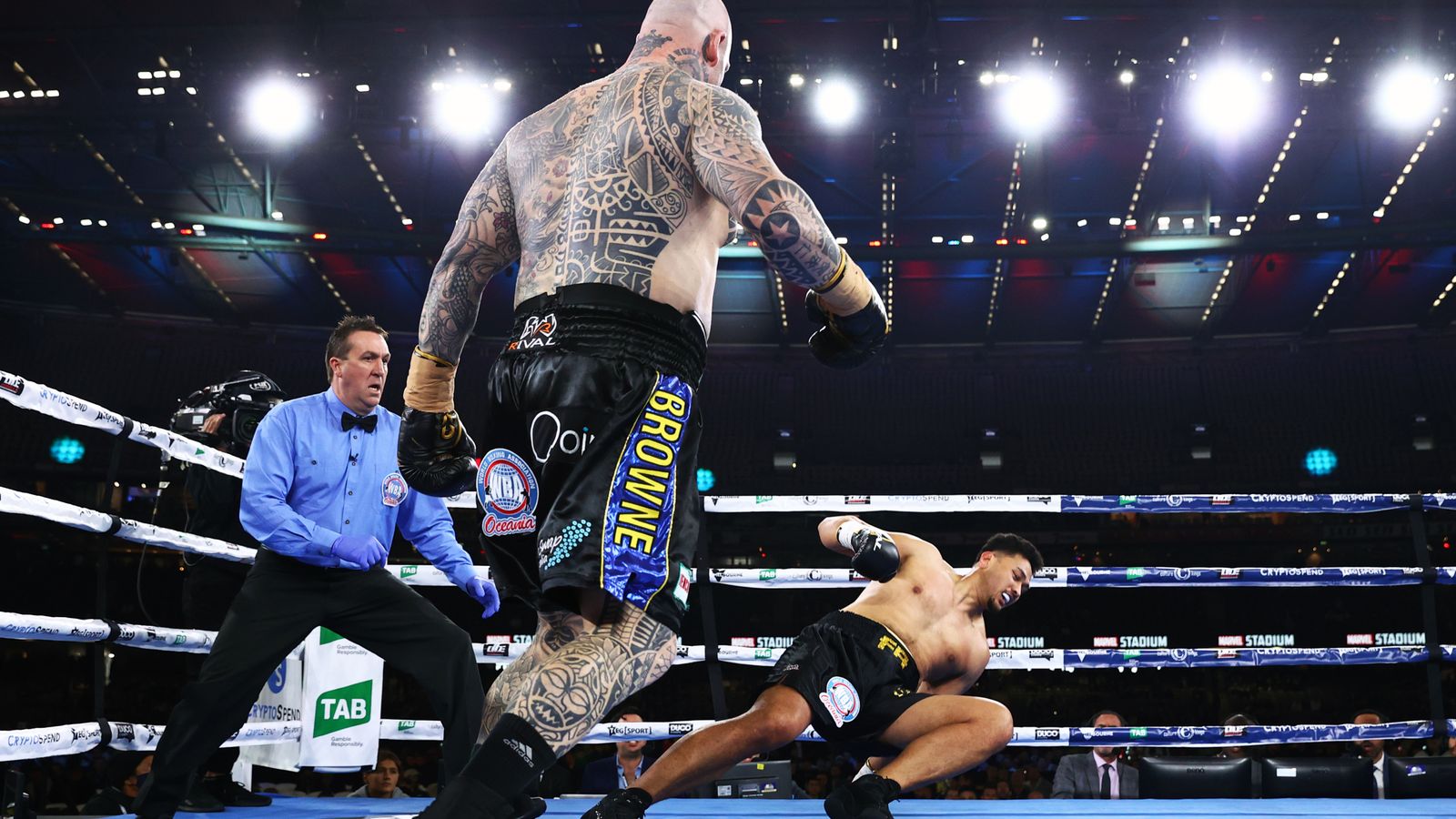 Big Daddy Lucas Browne is back with huge KO! | Boxing News | Sky Sports