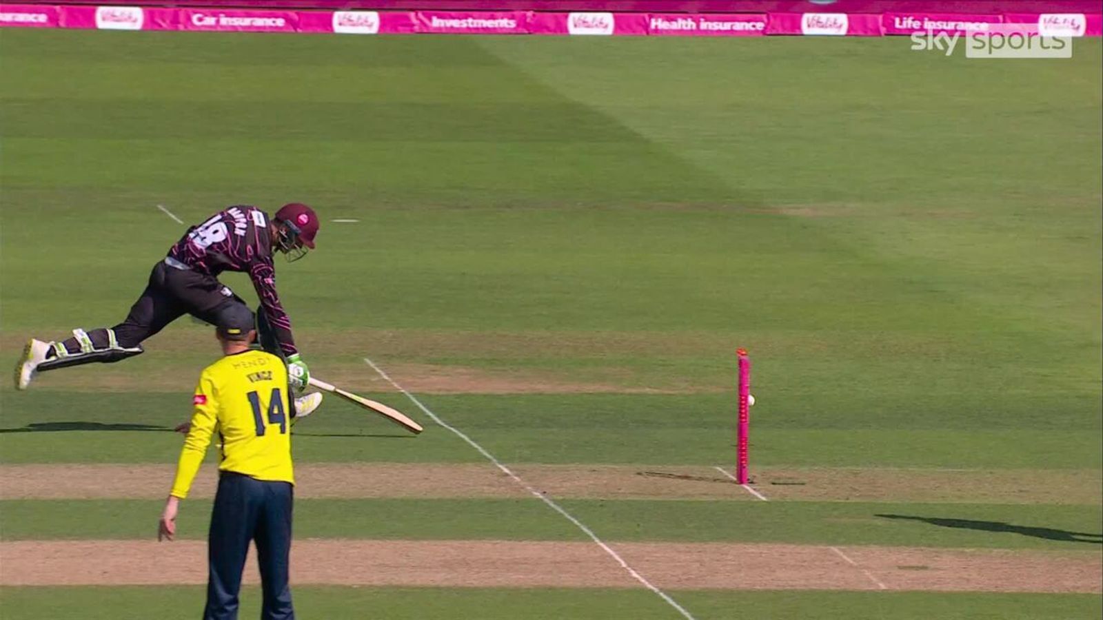 Mason Crane shows off incredible fielding skills | Cricket News | Sky ...