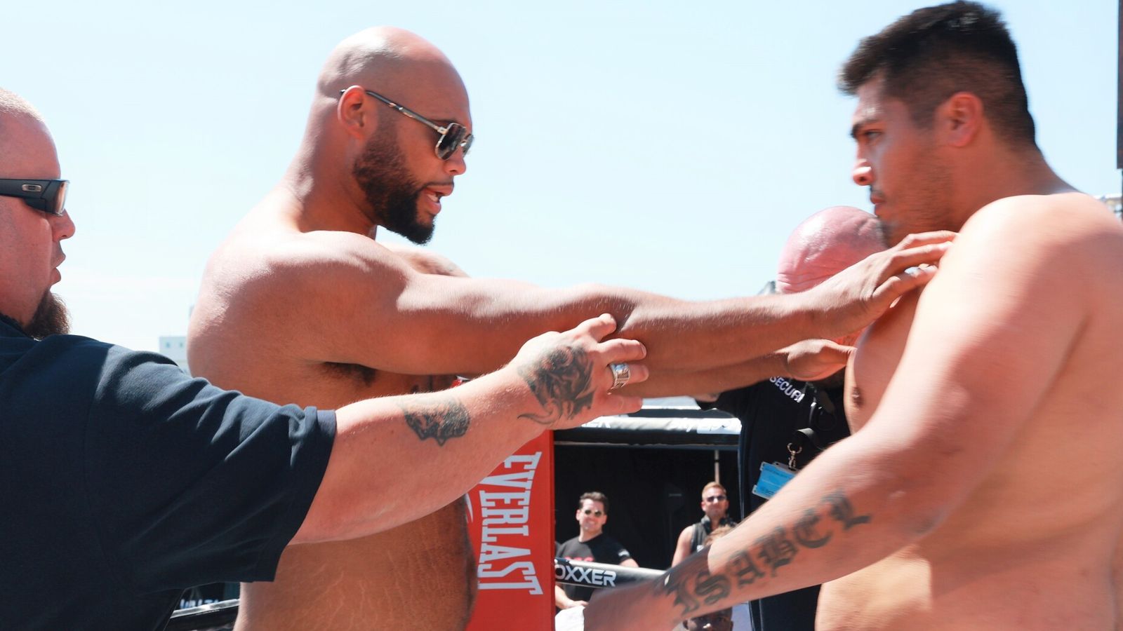 Frazer Clarke shows he means business ahead of clash with 'fiery' 300lb ...