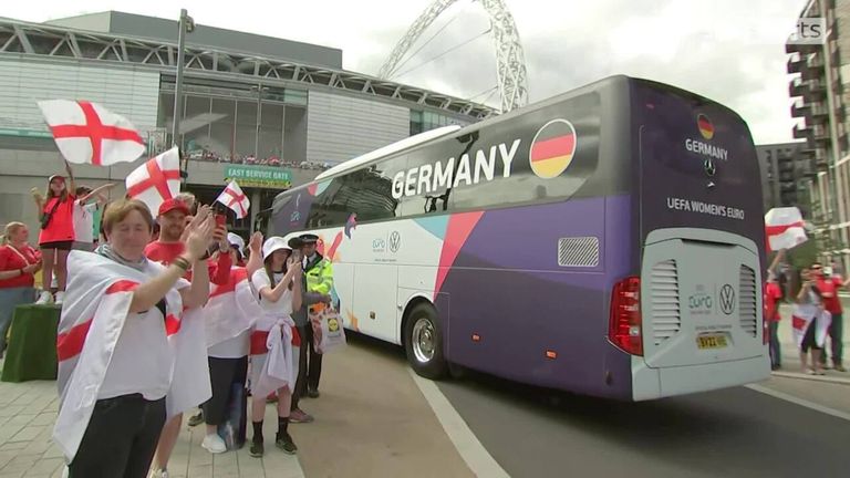 Germany arrive to boos at Wembley ahead of Euro 2022 final | Video ...