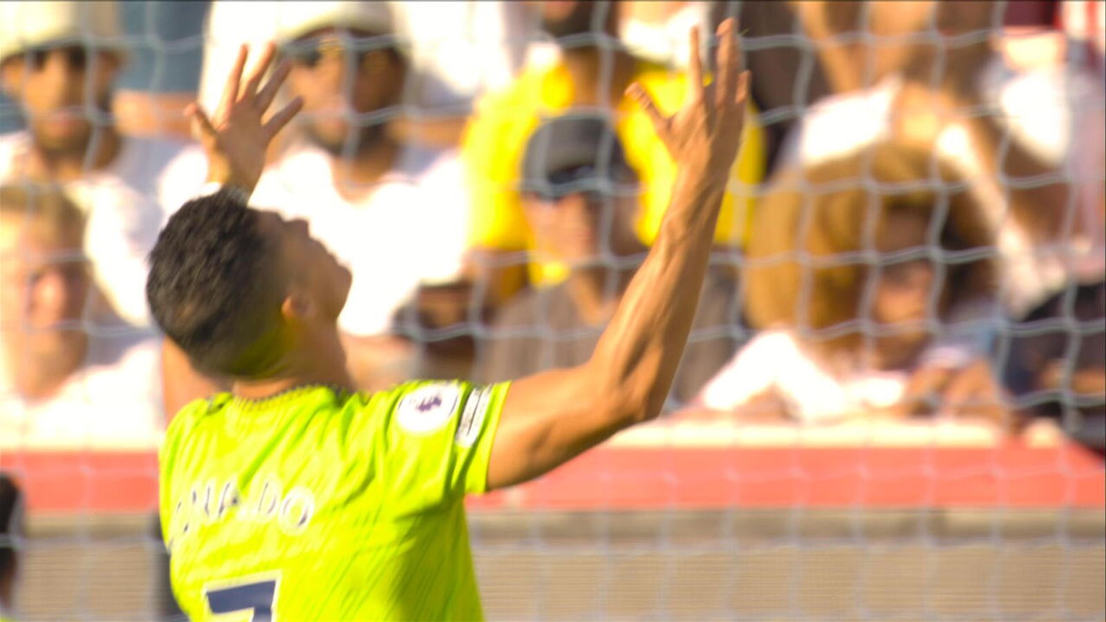 Ronaldo header off target | Football News | Sky Sports