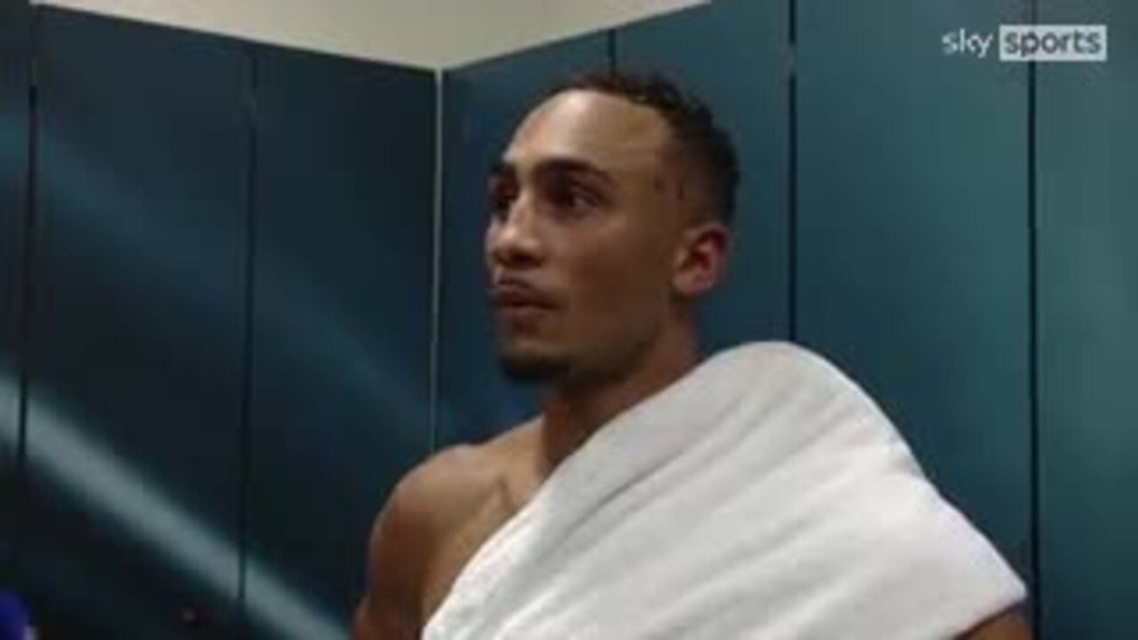 Ben Whittaker picks up injury in win | Boxing News | Sky Sports