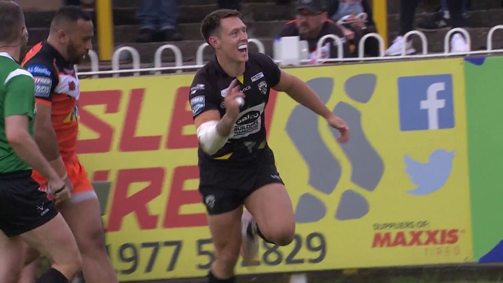 Ken Sio breaks away to set up Deon Cross' try for Salford Red Devils ...