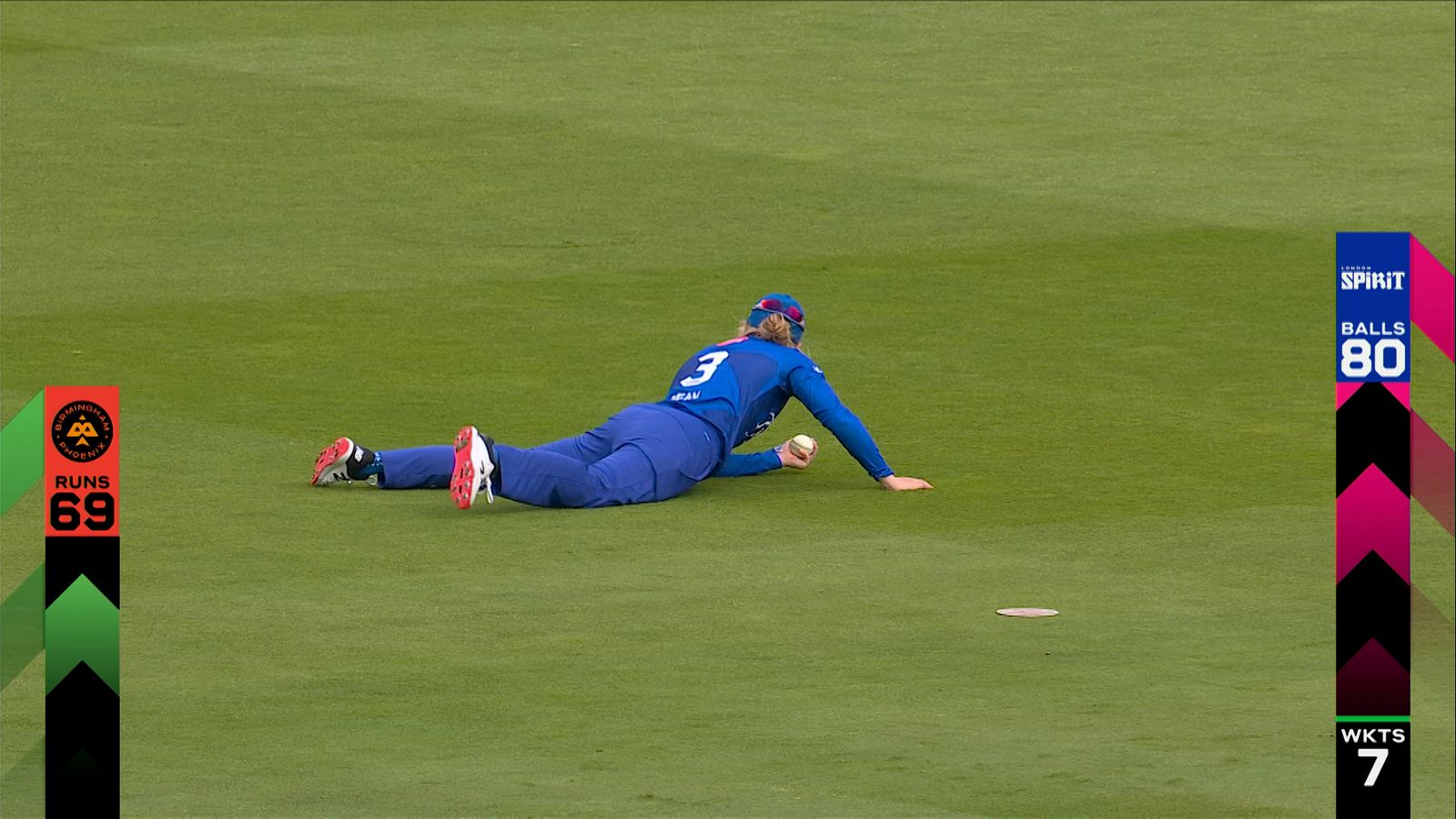 Charlie Dean makes outstanding reaching catch | Cricket News | Sky Sports