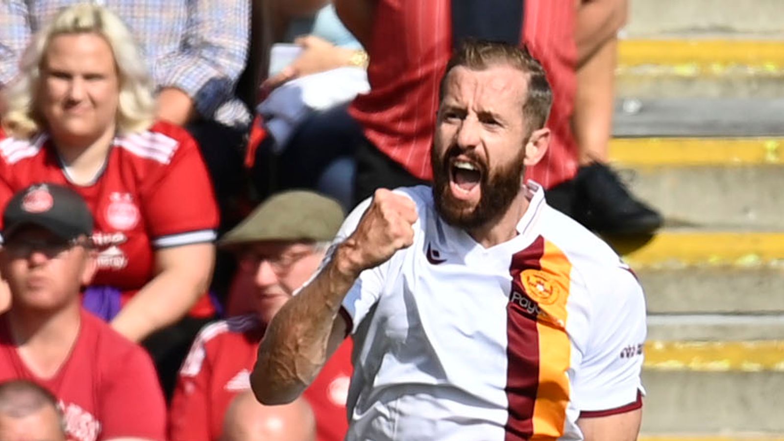 Aberdeen 2-3 Motherwell: Kevin van Veen seals win for visitors in five ...