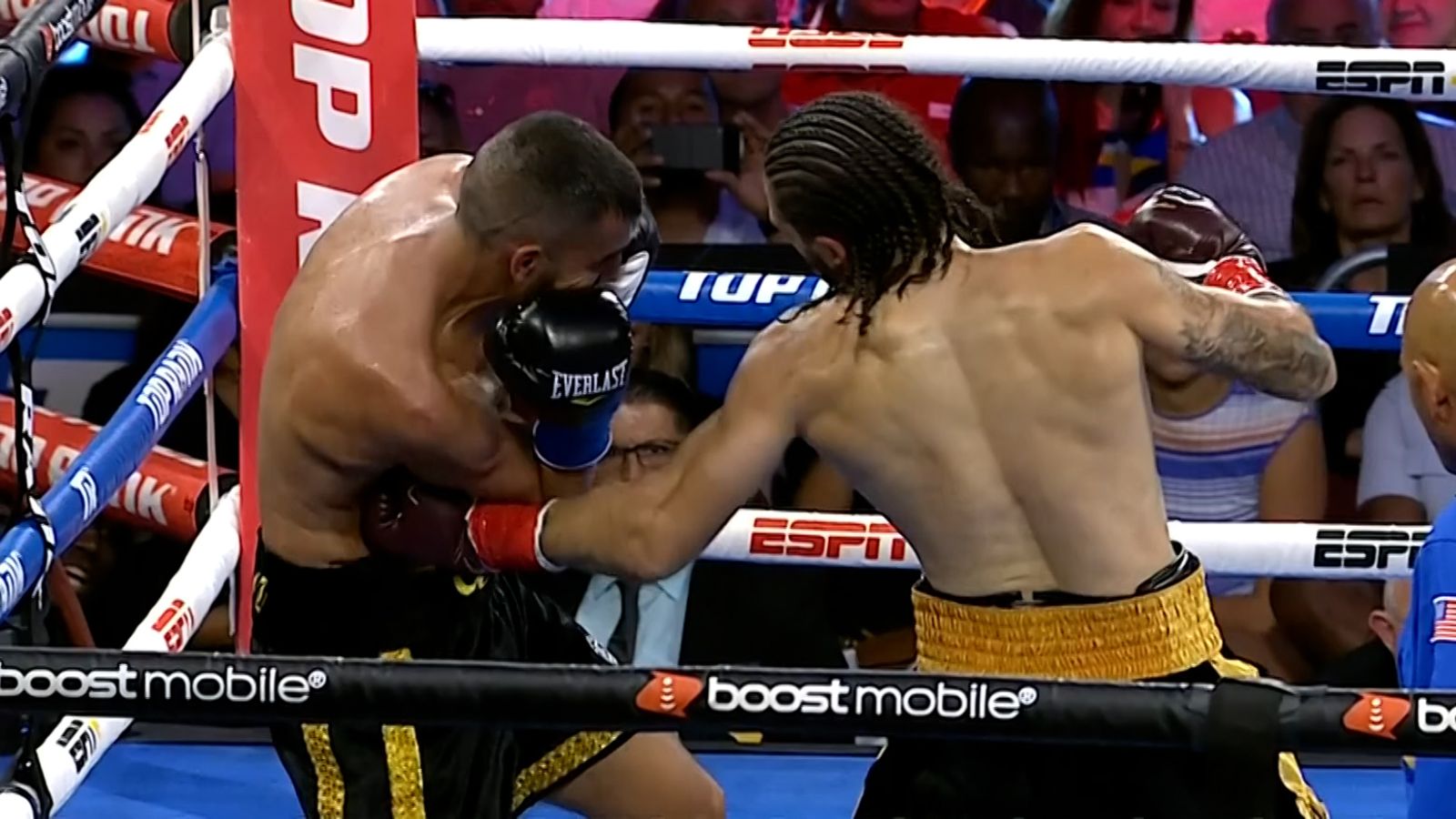 A big Nico Ali Walsh left hook drops Reyes Sanchez and ends fight ...