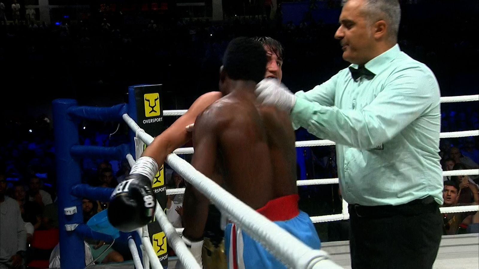 Boxer Disqualified After Throwing Headbutt Boxing News Sky Sports