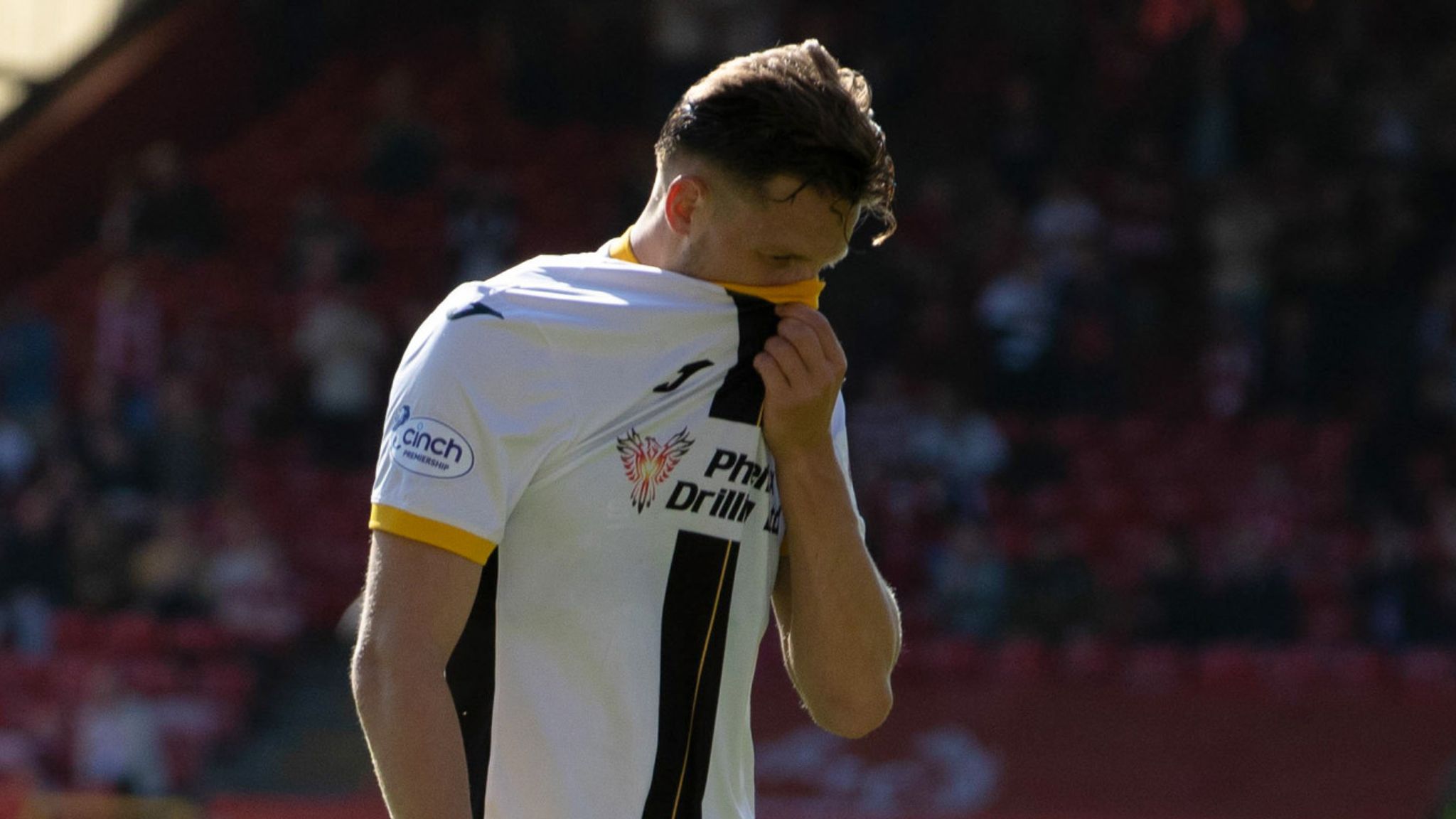 Aberdeen 5-0 Livingston: Jack Fitzwater red card triggers 5-0 defeat ...