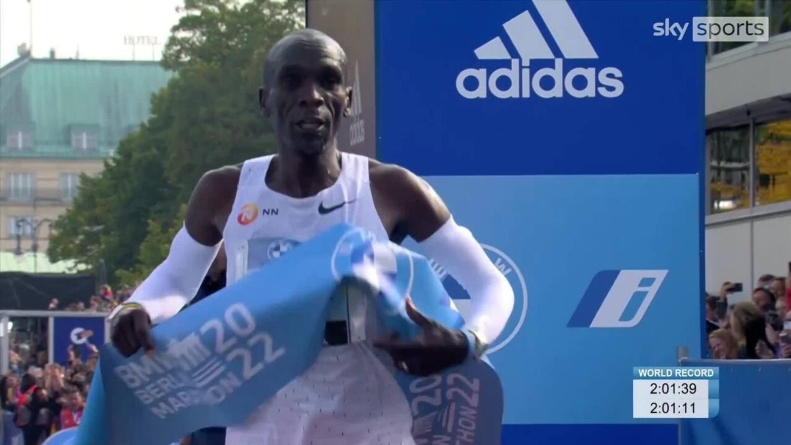Eliud Kipchoge breaks his own world-record Marathon time in Berlin ...