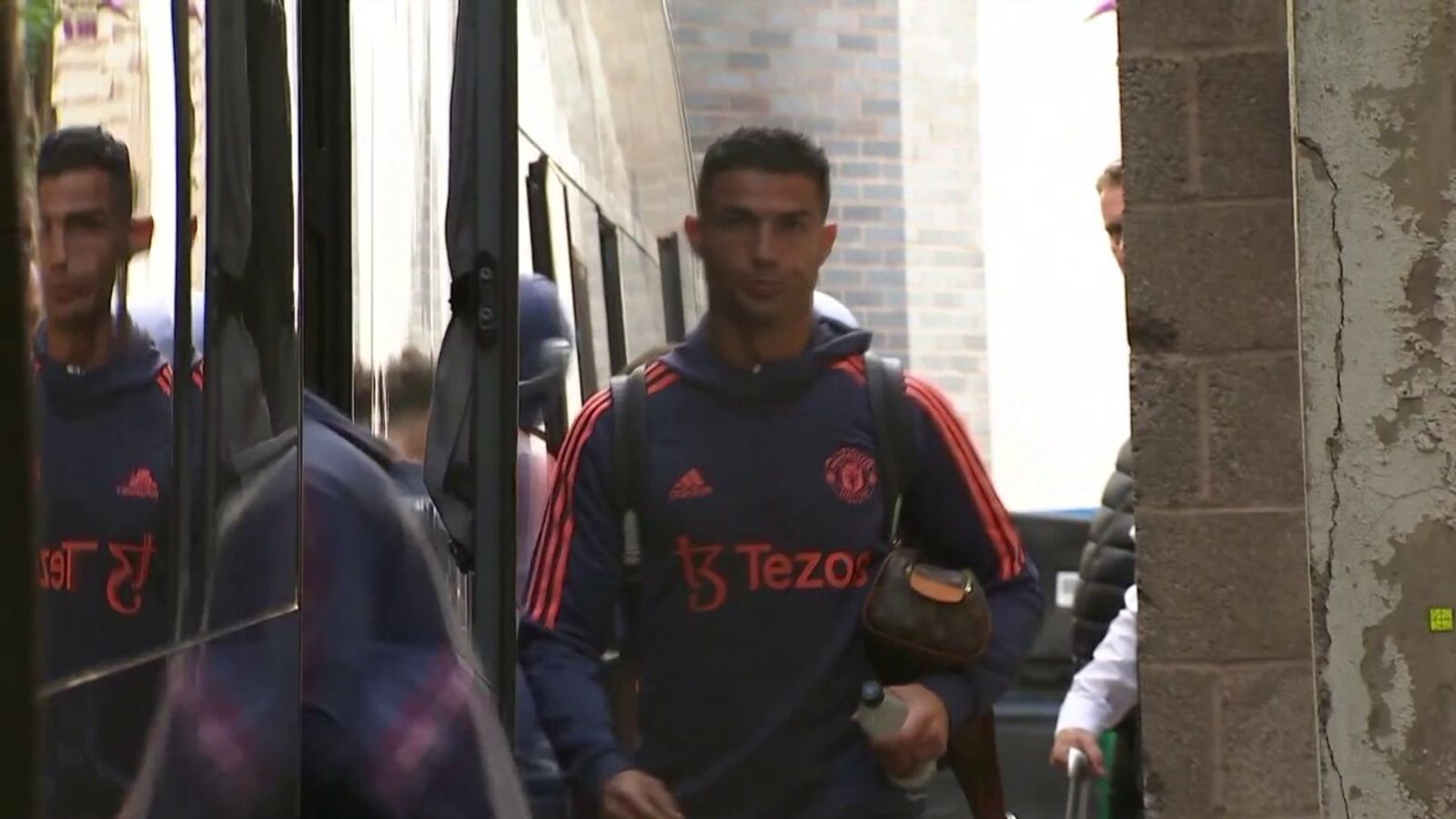 No move for Cristiano Ronaldo? Manchester United striker boards team ...