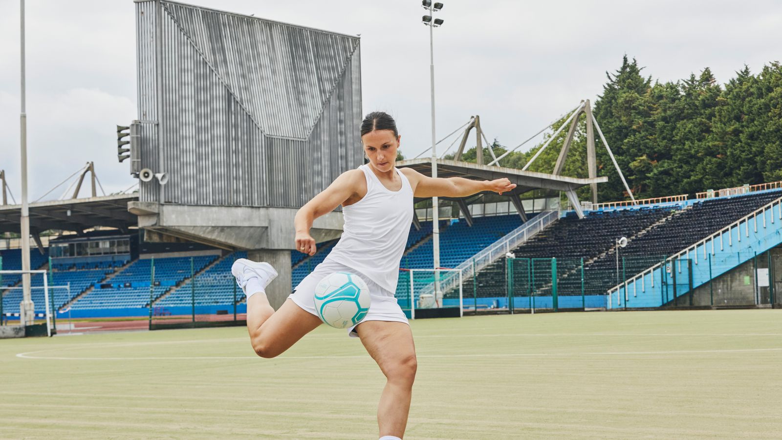 Lotte Wubben-Moy interview: The England defender cementing the legacy ...