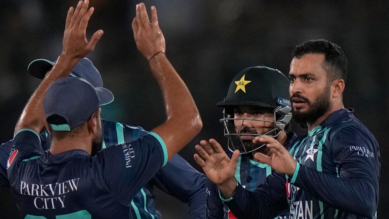 Pakistan vs England: Live updates from fourth T20I as visitors seek to ...