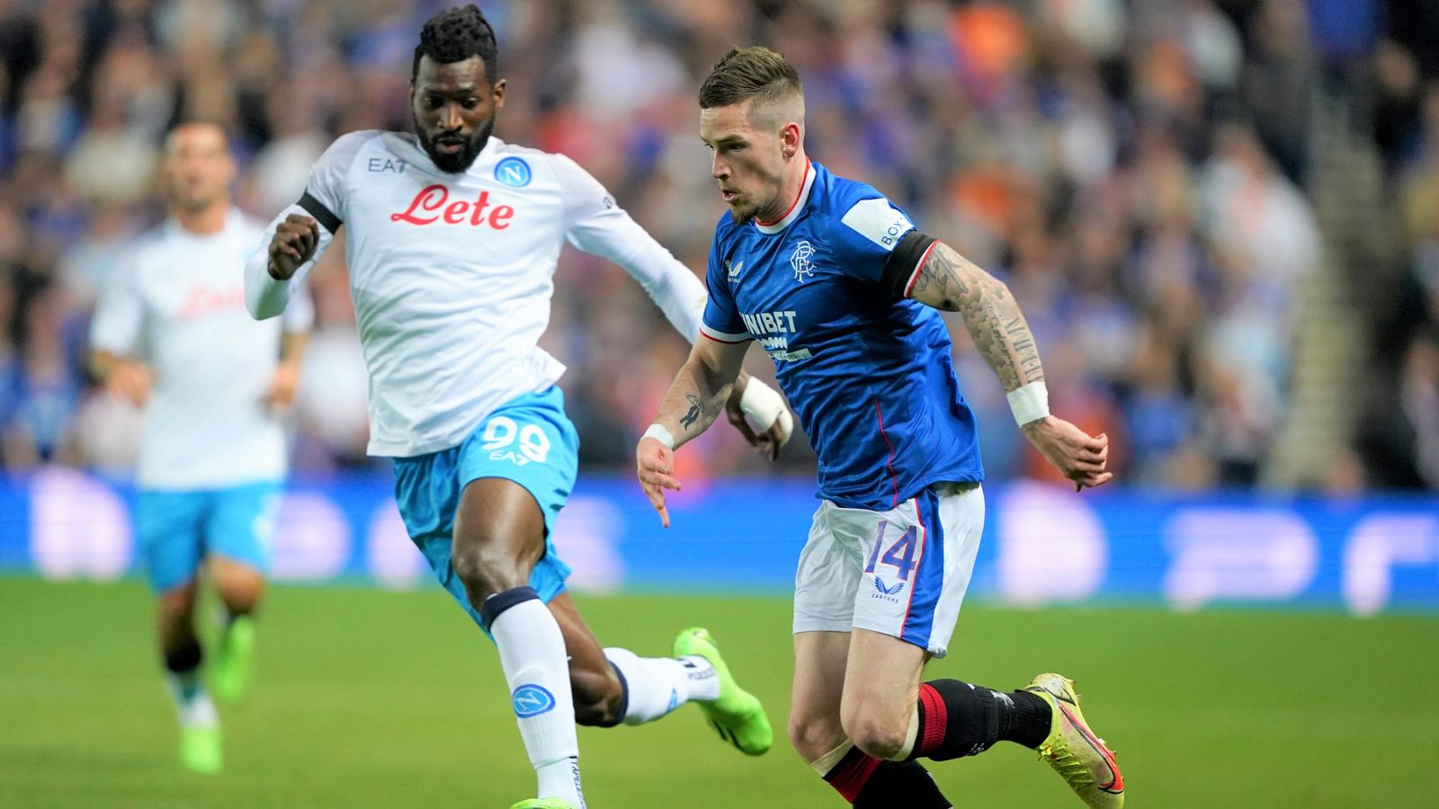 Rangers fans pay tribute to The Queen by singing national anthem before ...