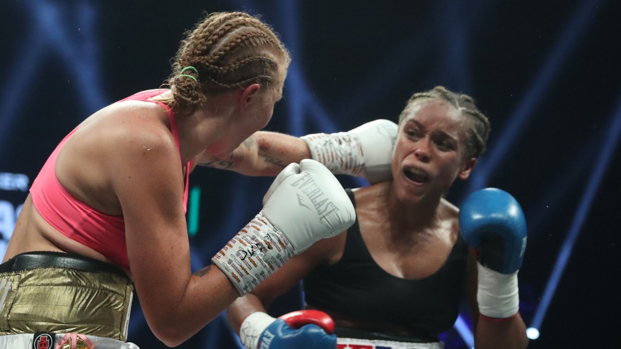 Natasha Jonas overcomes Patricia Berghult to unify WBO and WBC super ...