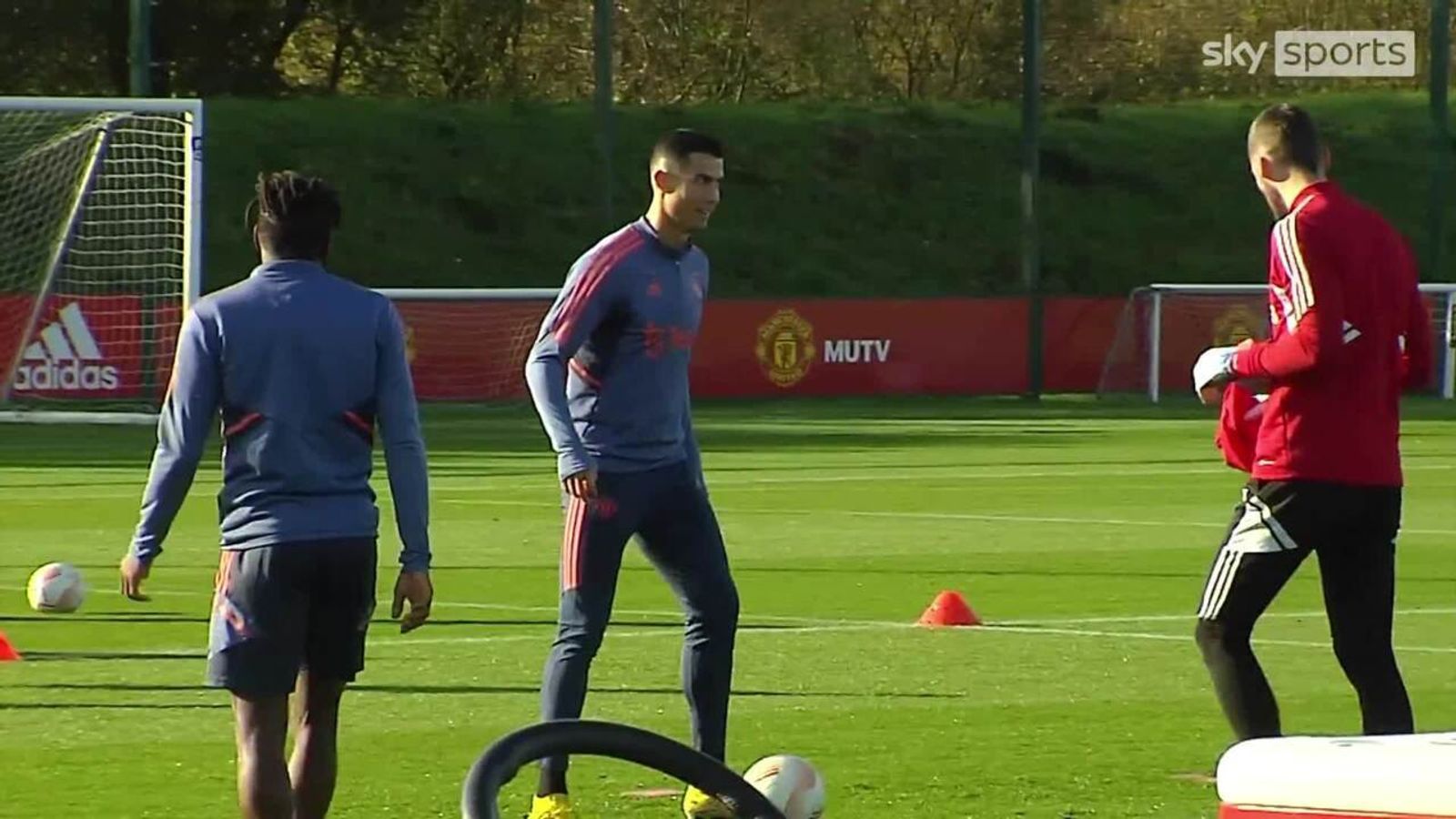 Cristiano Ronaldo returns to Manchester United first-team training ...